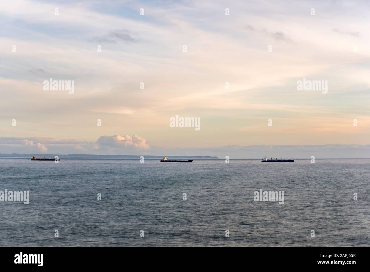 Empty ships hi-res stock photography and images - Alamy