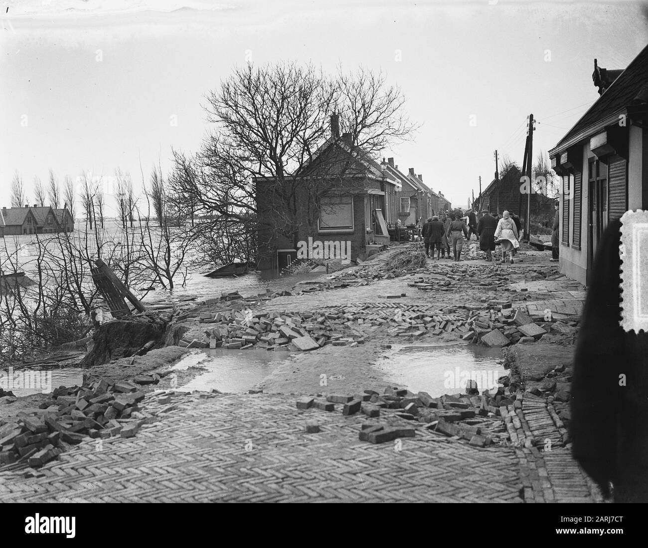 Watersnood 1953 [Flooding plates] 's-Gravendeel Date: February 2, 1953 ...