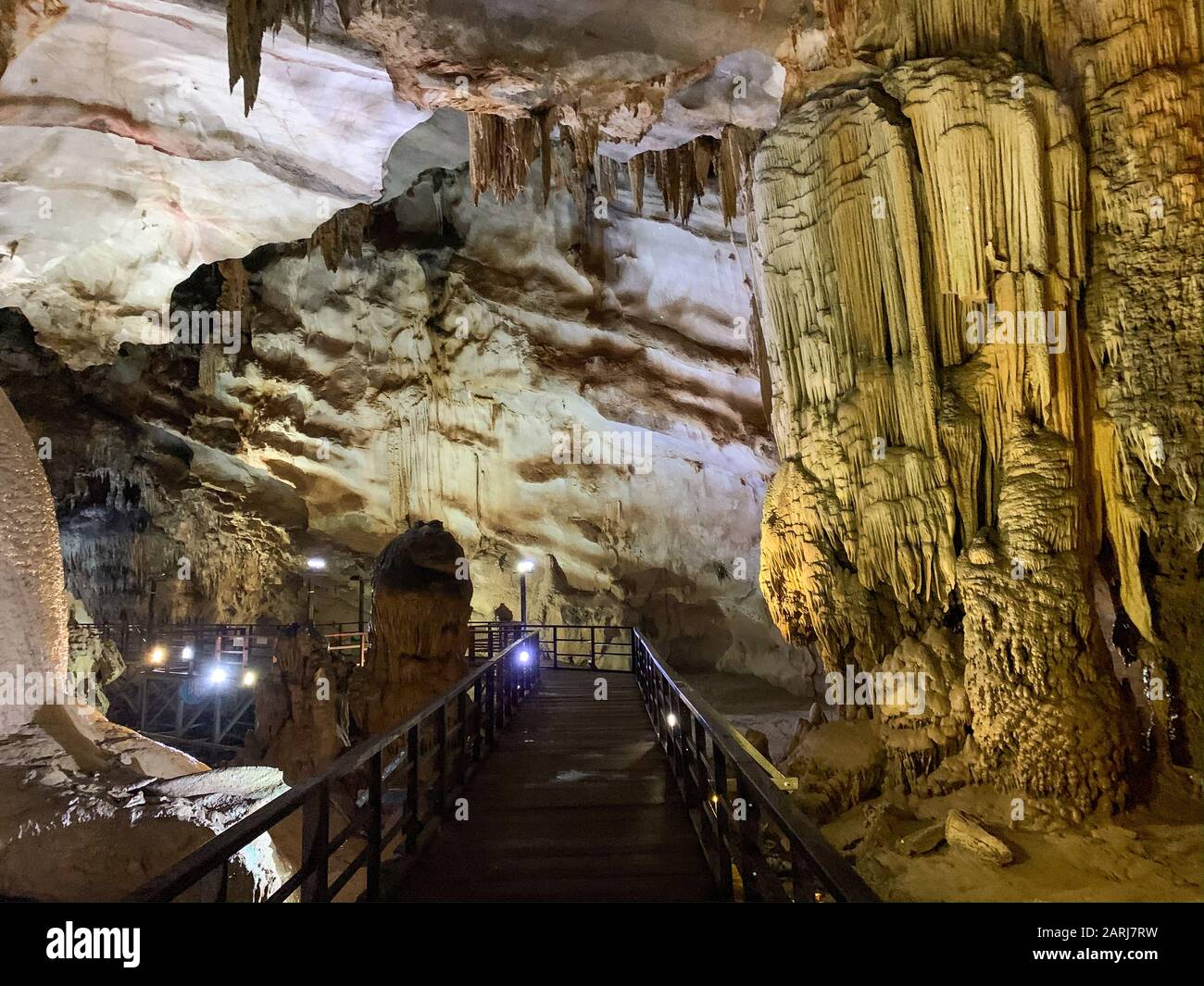 beautiful stalagmites and stalactites Stock Photo - Alamy