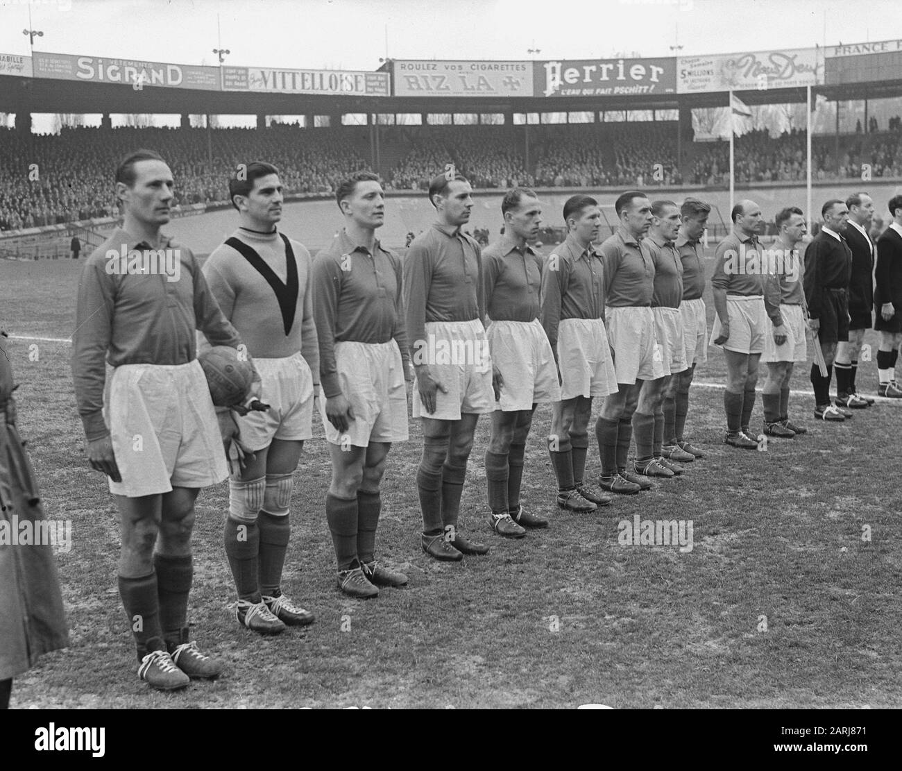 Netherlands football team france Black and White Stock Photos & Images ...