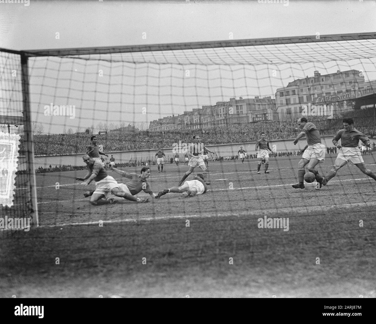 Netherlands football team france Black and White Stock Photos & Images ...