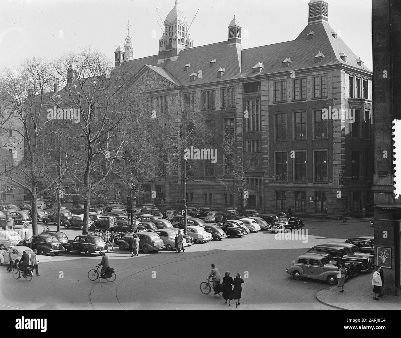 Amsterdam stock exchange building hi-res stock photography and images ...