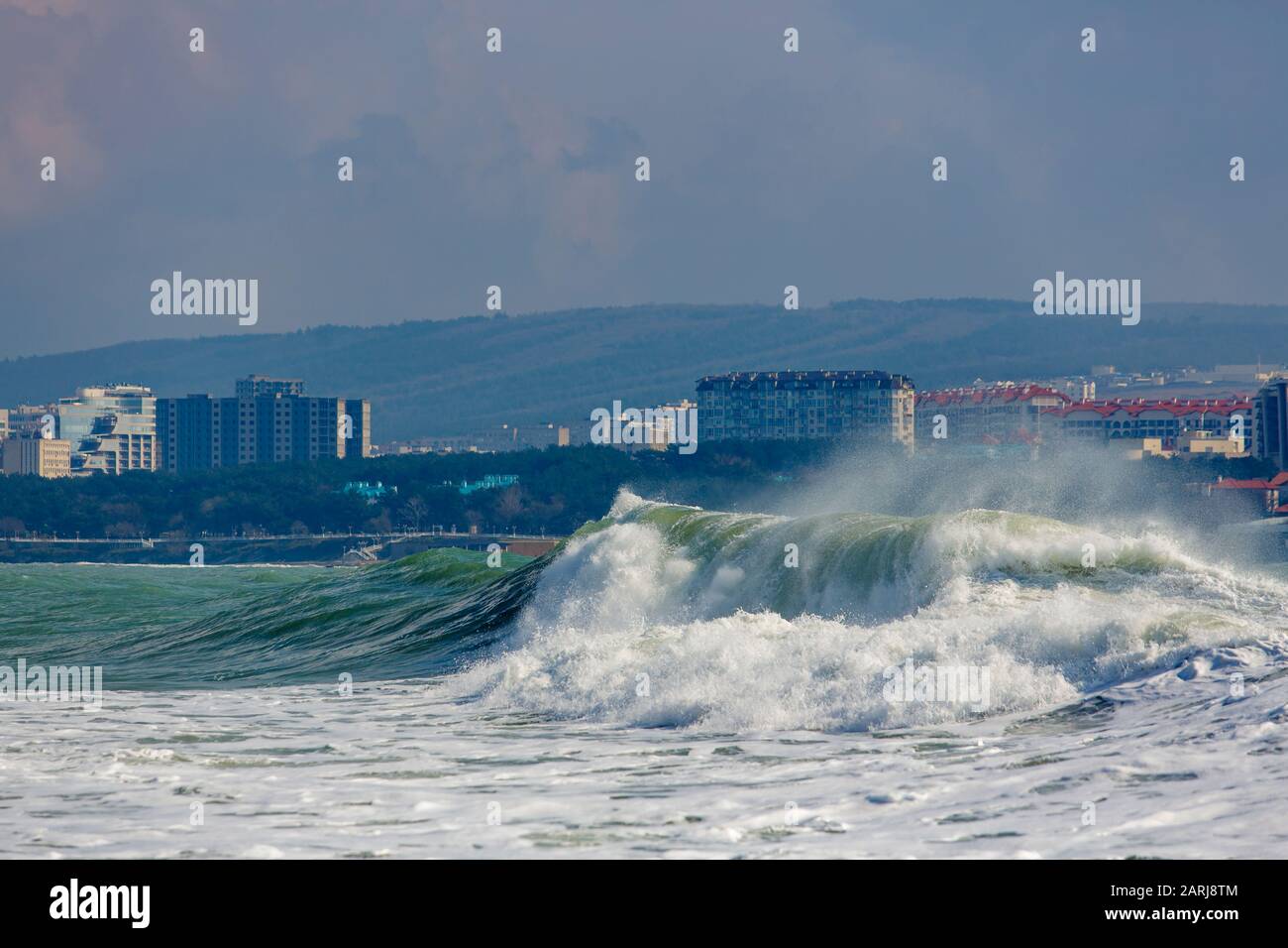 Big storm waves hi-res stock photography and images - Alamy