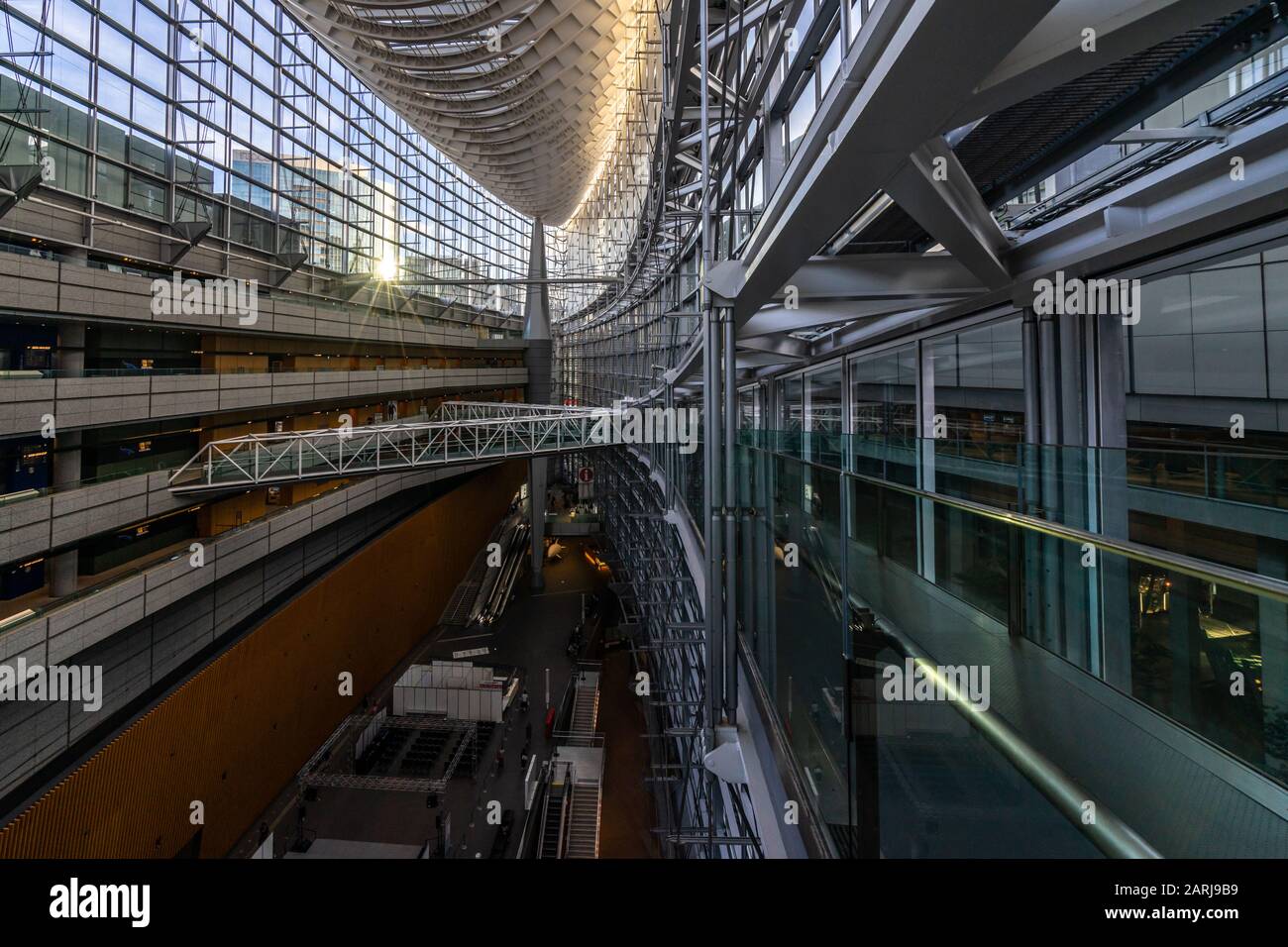 Futuristic architecture design of Tokyo International Forum an ...