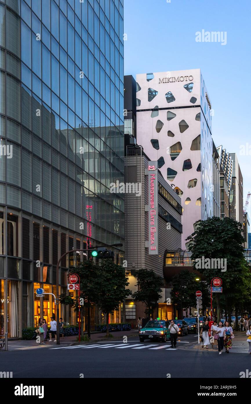 Shopping mall in japan hi-res stock photography and images - Alamy