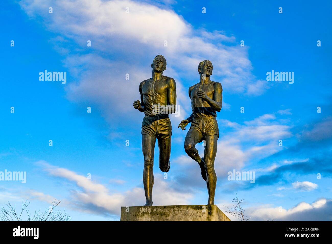 Bannister landy statue hi-res stock photography and images - Alamy