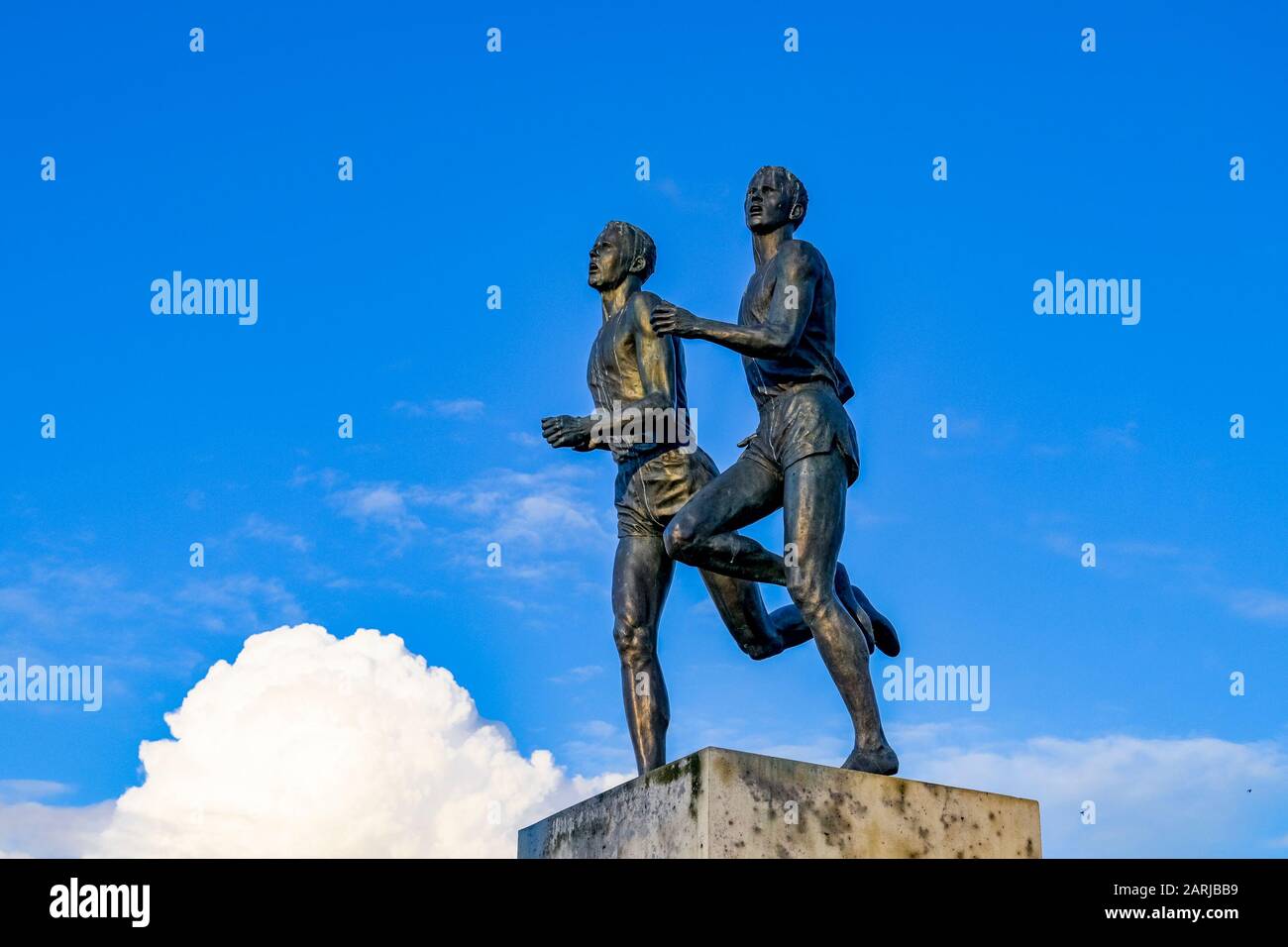 Bannister landy statue hi-res stock photography and images - Alamy