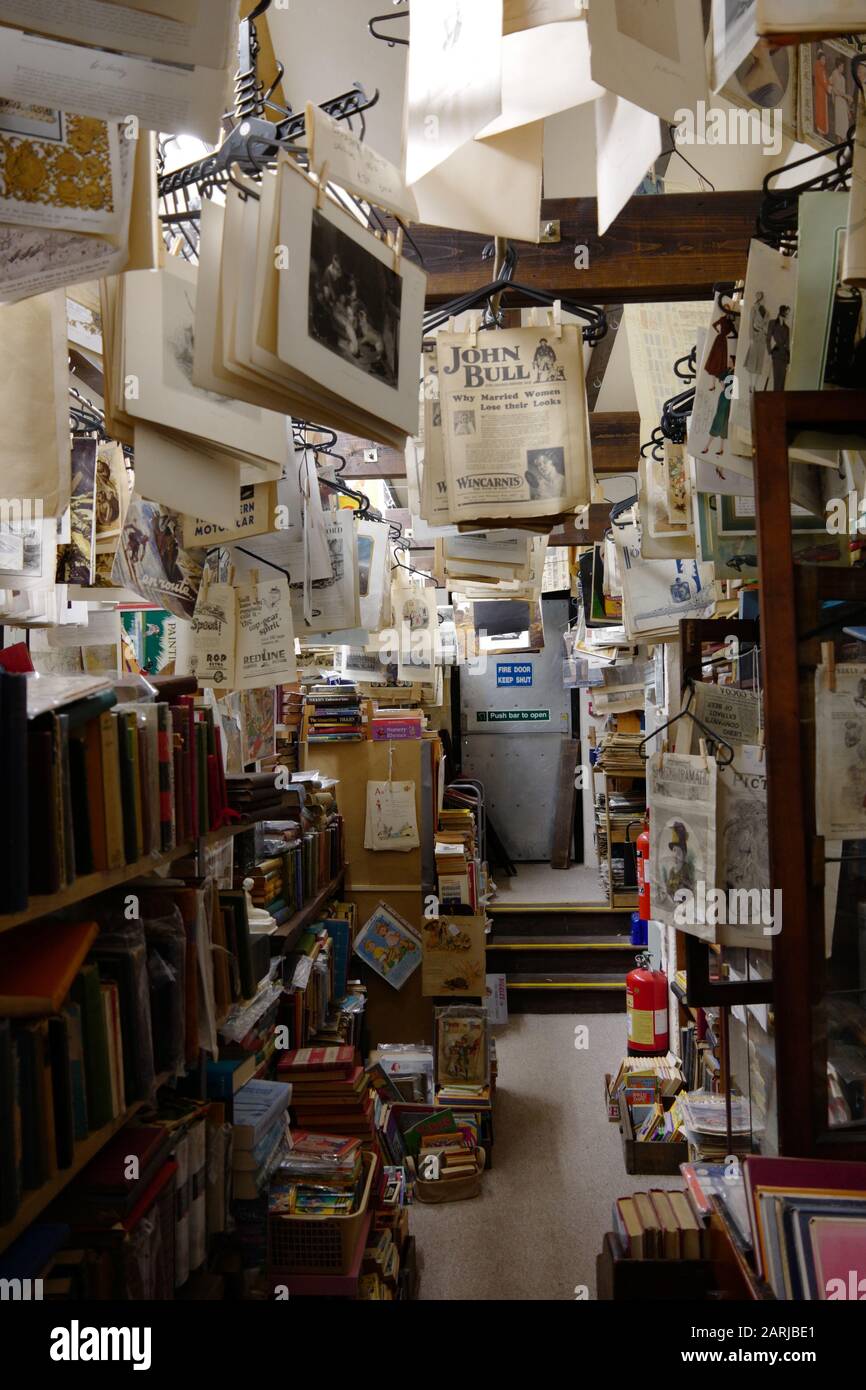 Book shop of yesteryear hi-res stock photography and images - Alamy