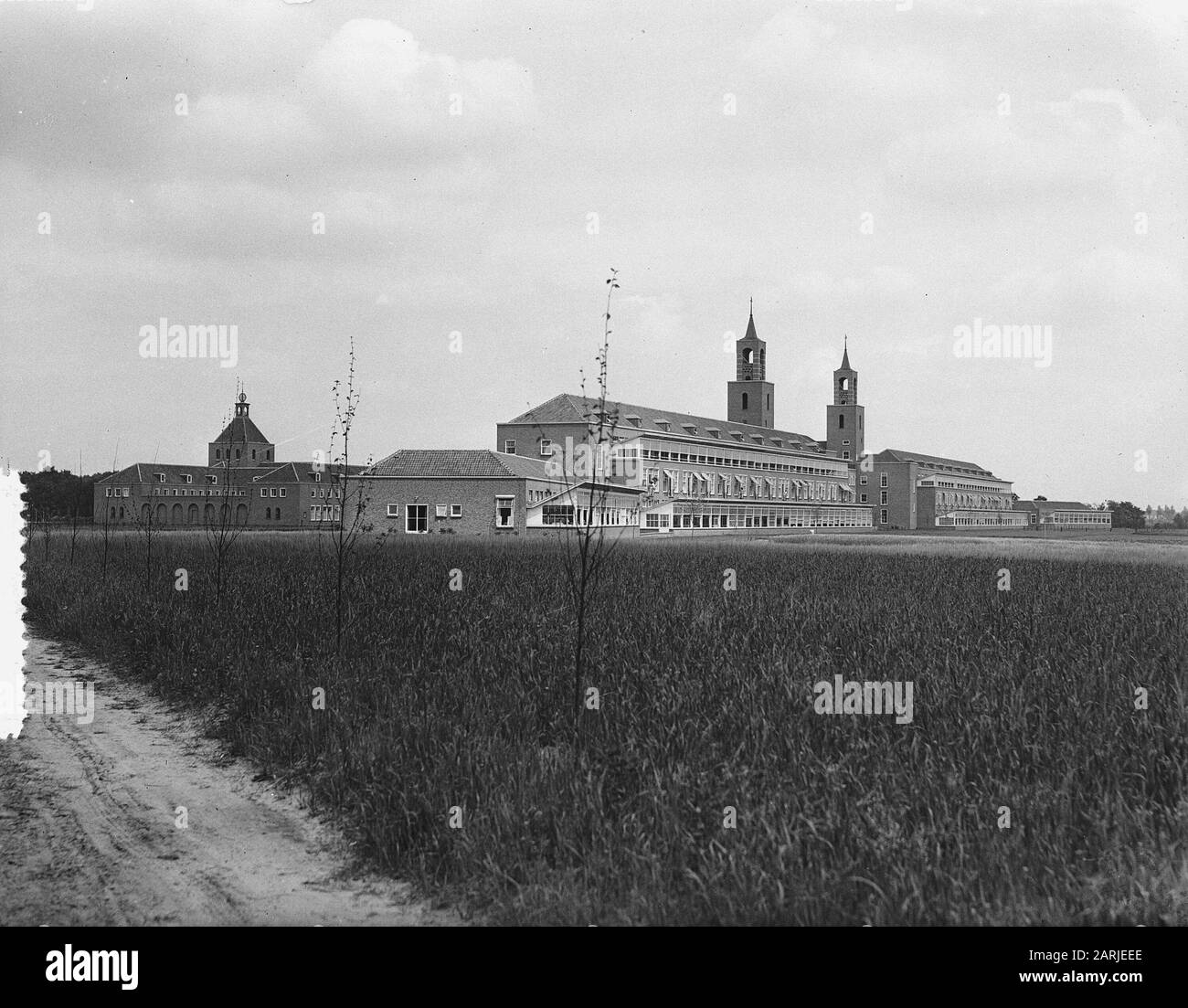 The sanatorium Klokkenberg in Breda is opened on July 7 by Queen ...