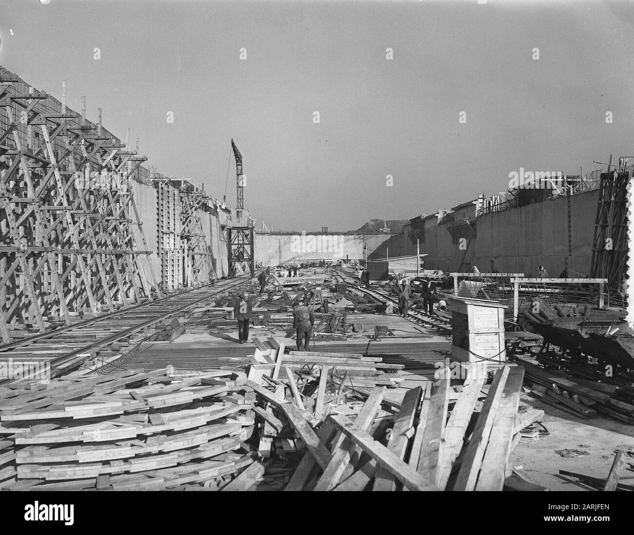 Drydocks hi-res stock photography and images - Alamy