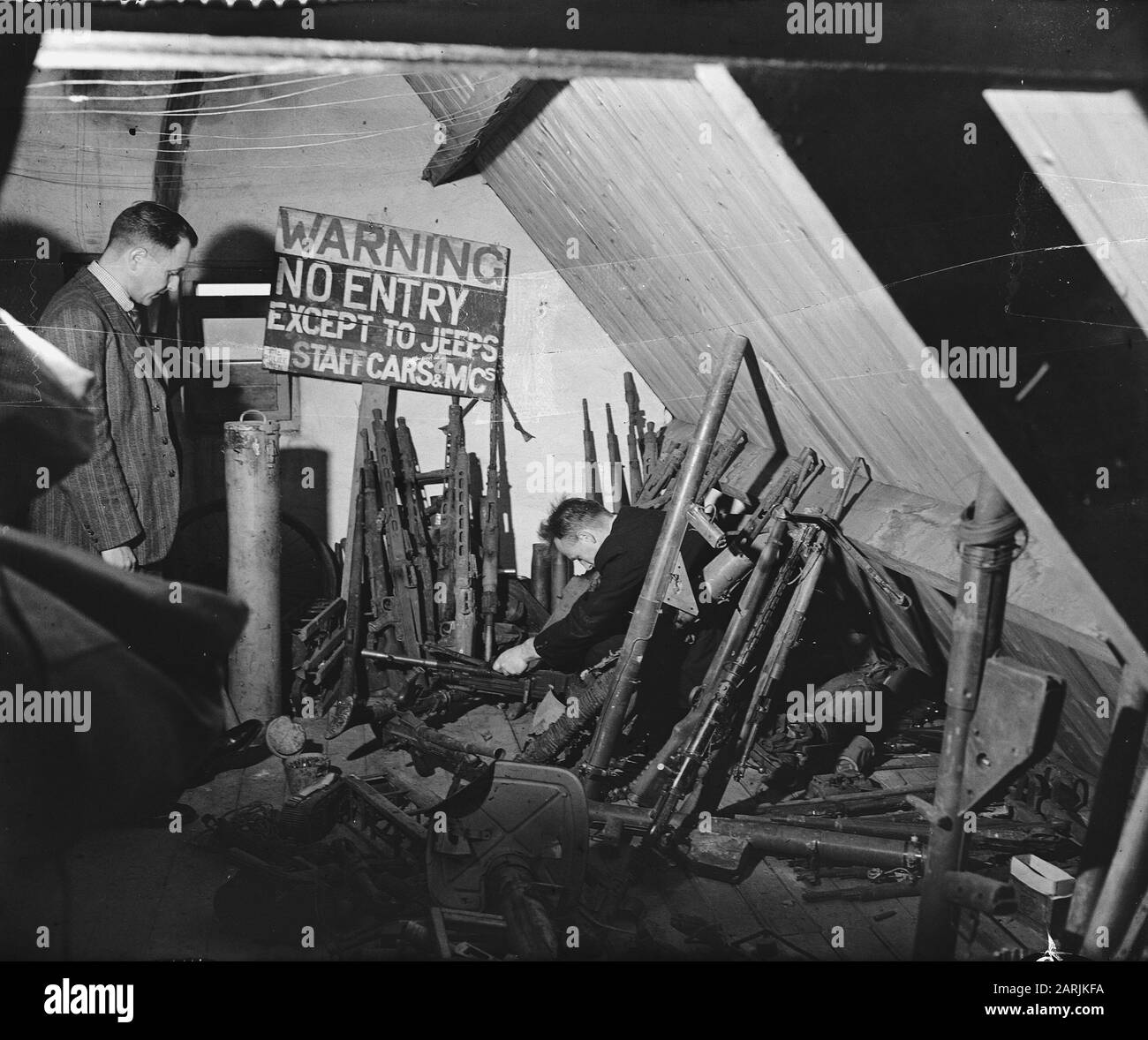 Weapons education Black and White Stock Photos & Images - Alamy