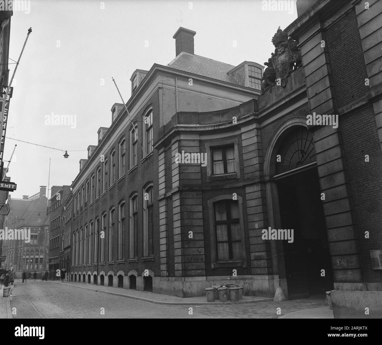 The british embassy building hi-res stock photography and images - Alamy