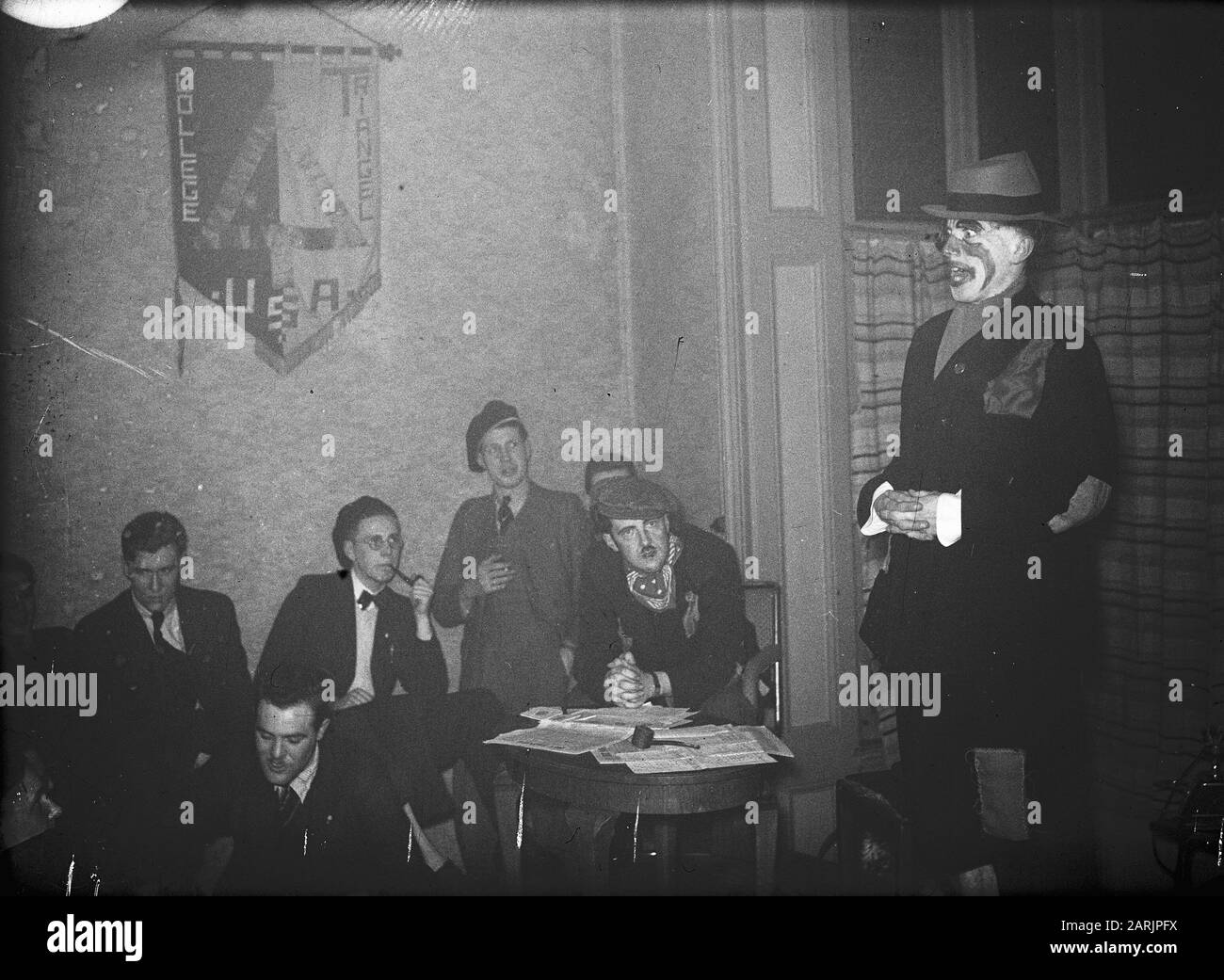 University student groups hi-res stock photography and images - Alamy