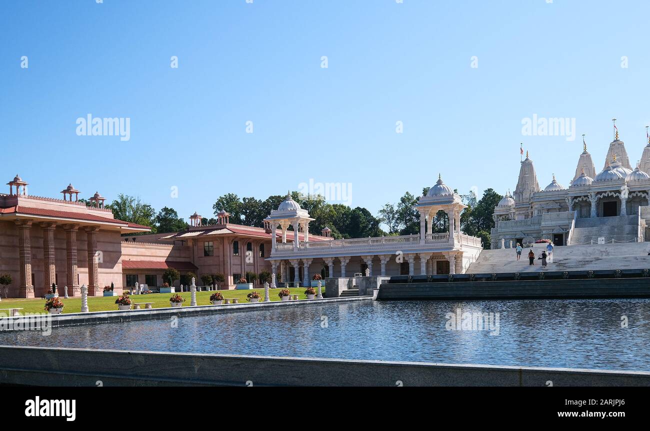Ornamental reflecting pond hi-res stock photography and images - Alamy
