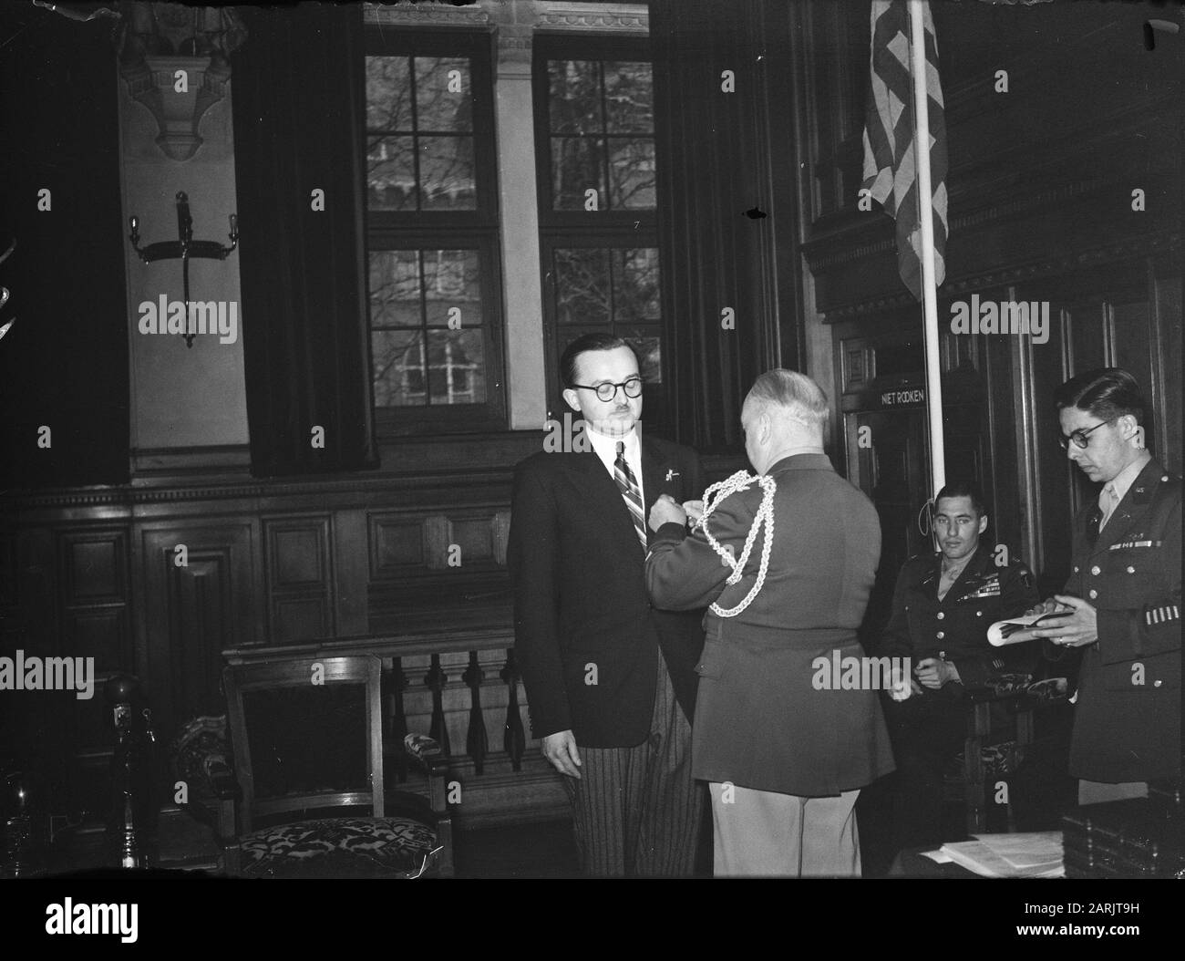 Award ceremony to Pilot Helpers (people who helped American and English ...