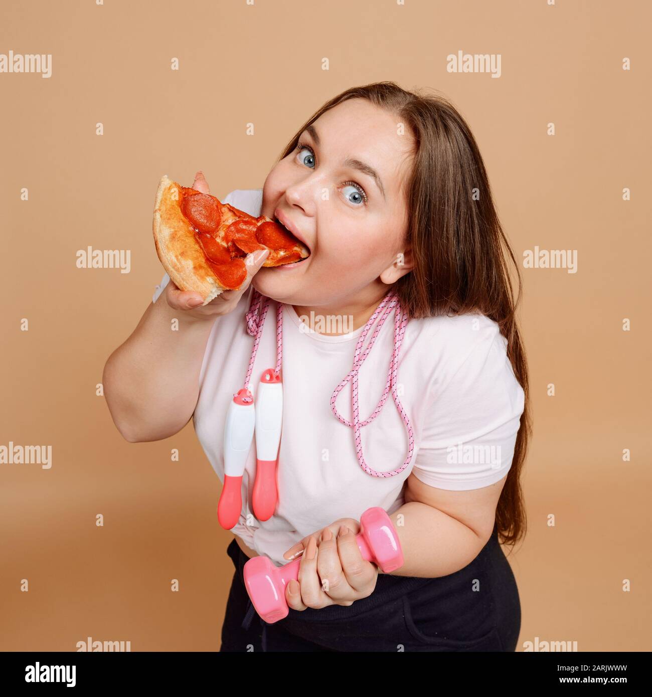 Woman struggle gym hi-res stock photography and images - Alamy