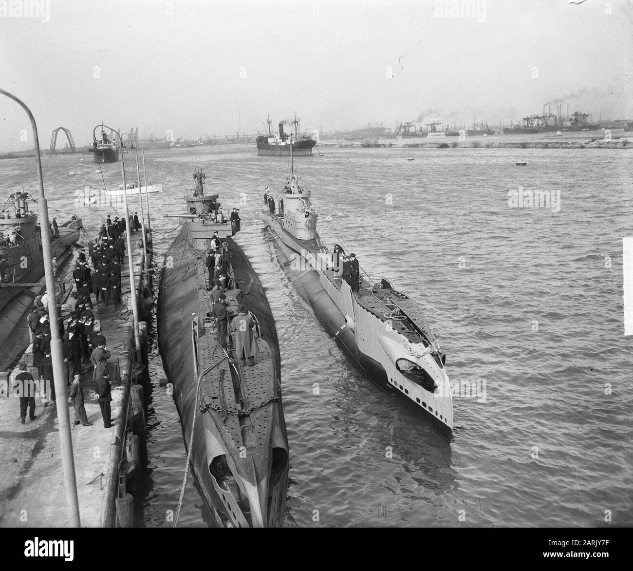 Submarine dolphin hi-res stock photography and images - Alamy
