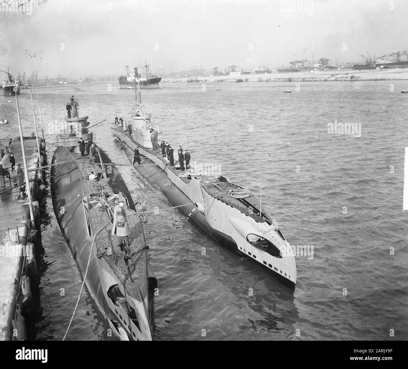 Submarine dolphin hi-res stock photography and images - Alamy