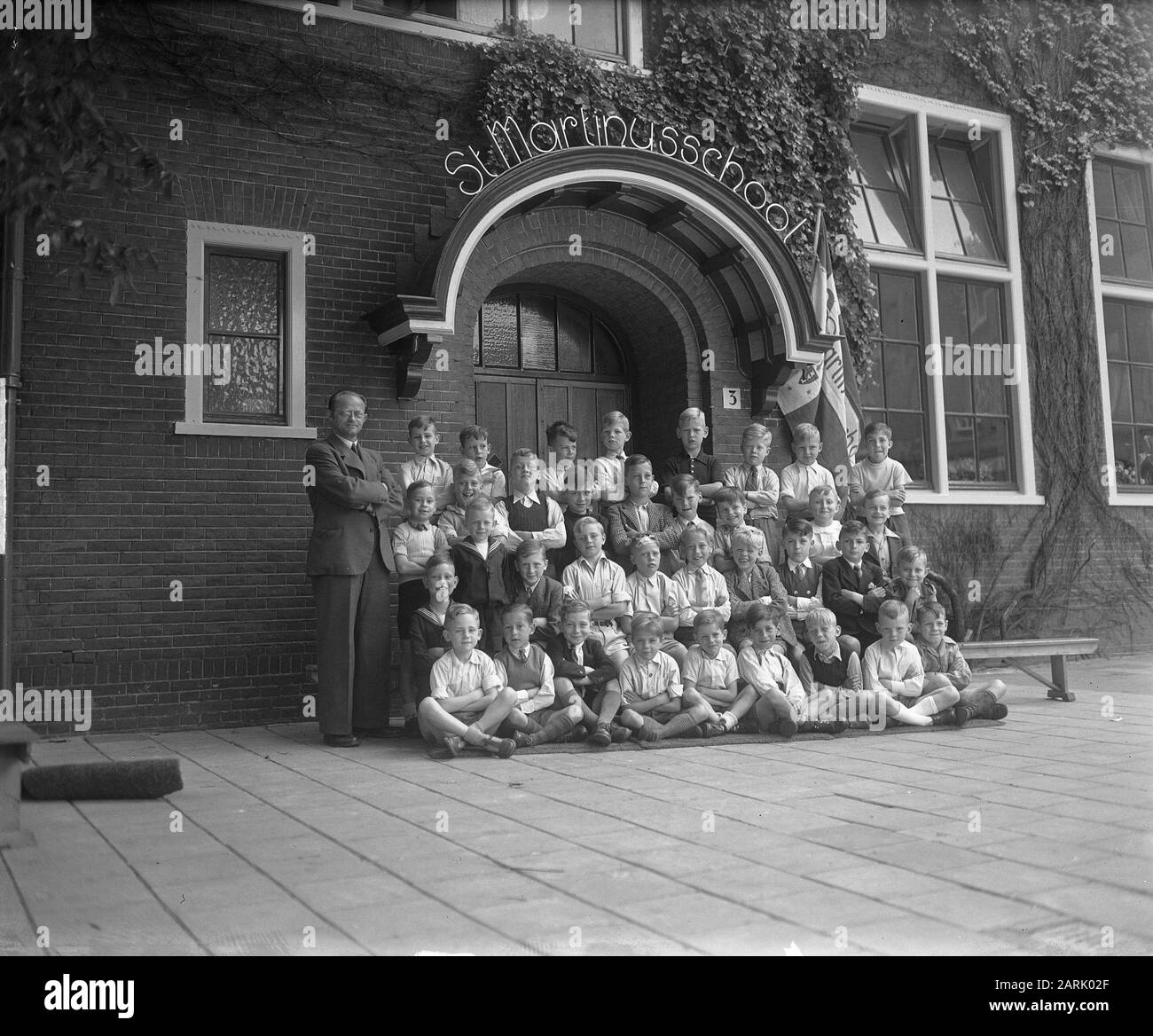 School class photo 1950 Black and White Stock Photos & Images - Alamy