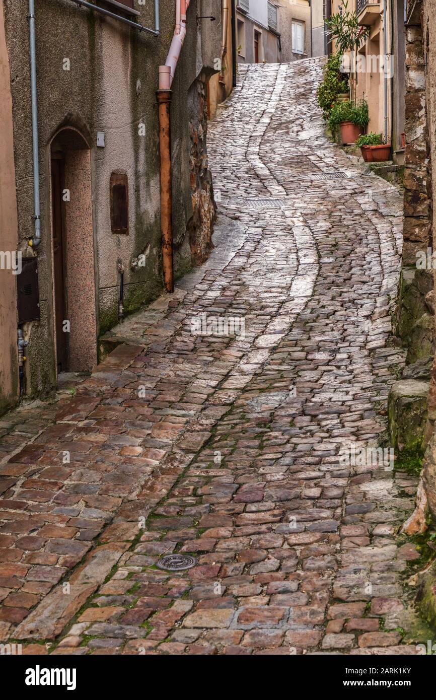 Cobblestone Streets Italy A Medieval Cobbled Street In Old Town In