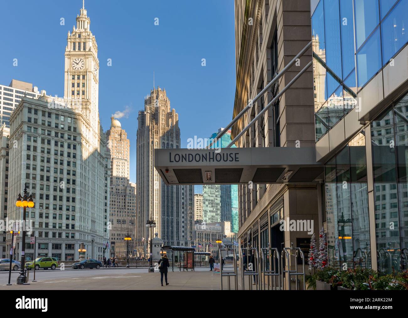 Chicago loop wacker place hi-res stock photography and images - Alamy