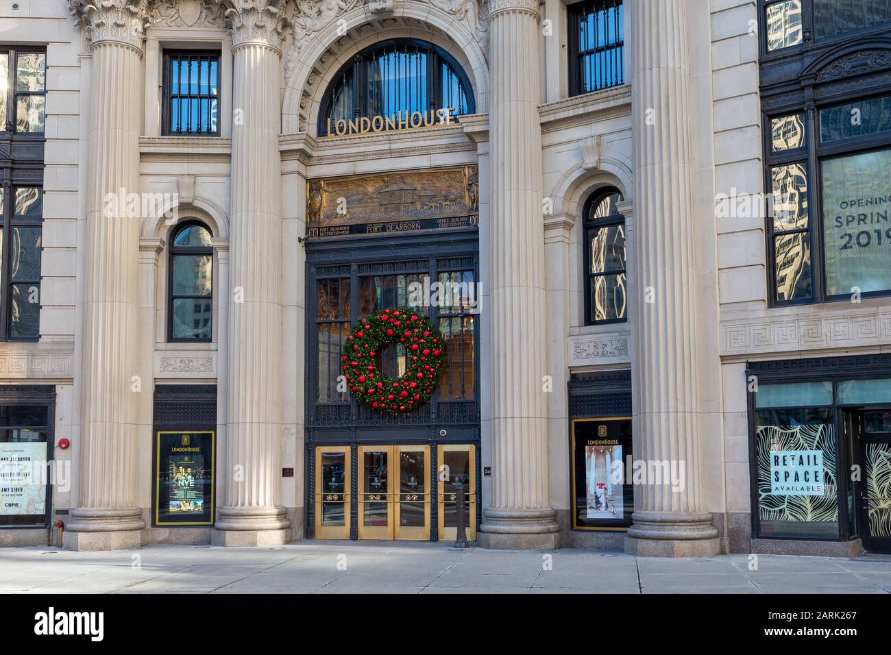 Downtown chicago main street hi-res stock photography and images - Alamy