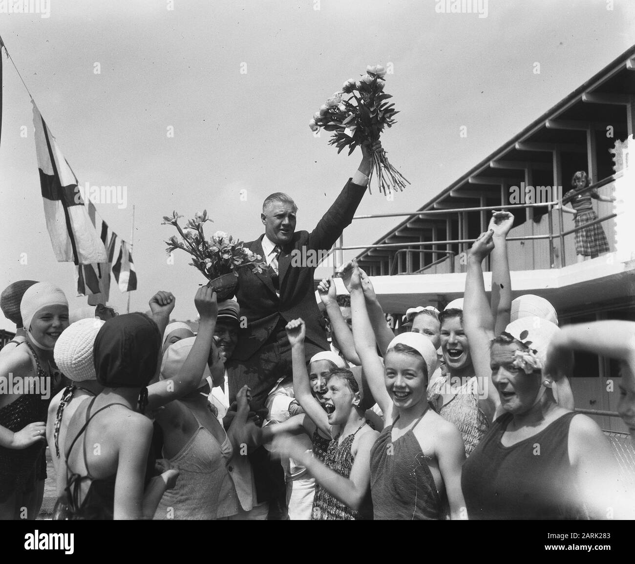 Western 25 years lifeguard Jan van Galenbad Date: June 13, 1952 ...
