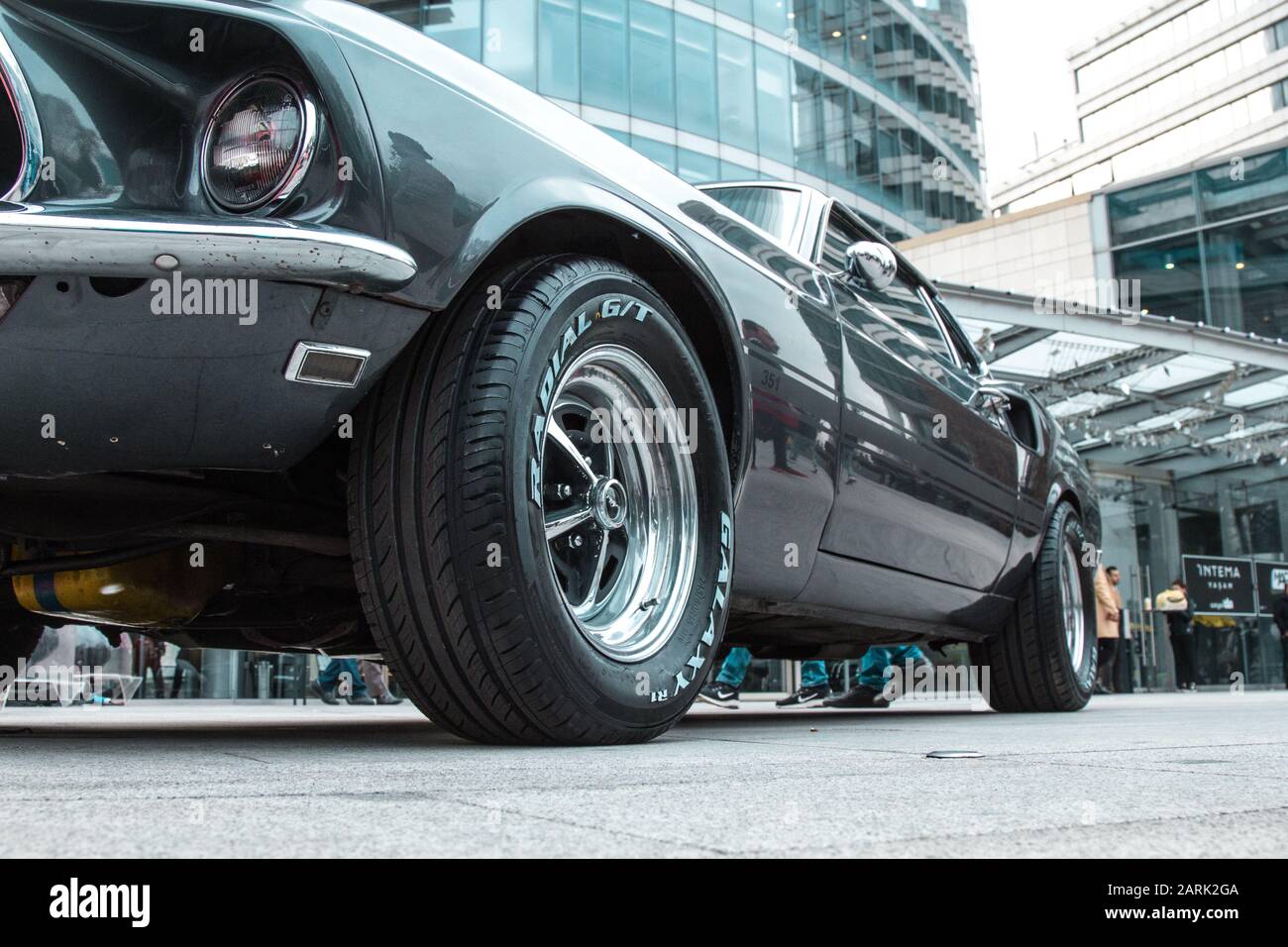 Side view of black Jaguar XJS Stock Photo - Alamy