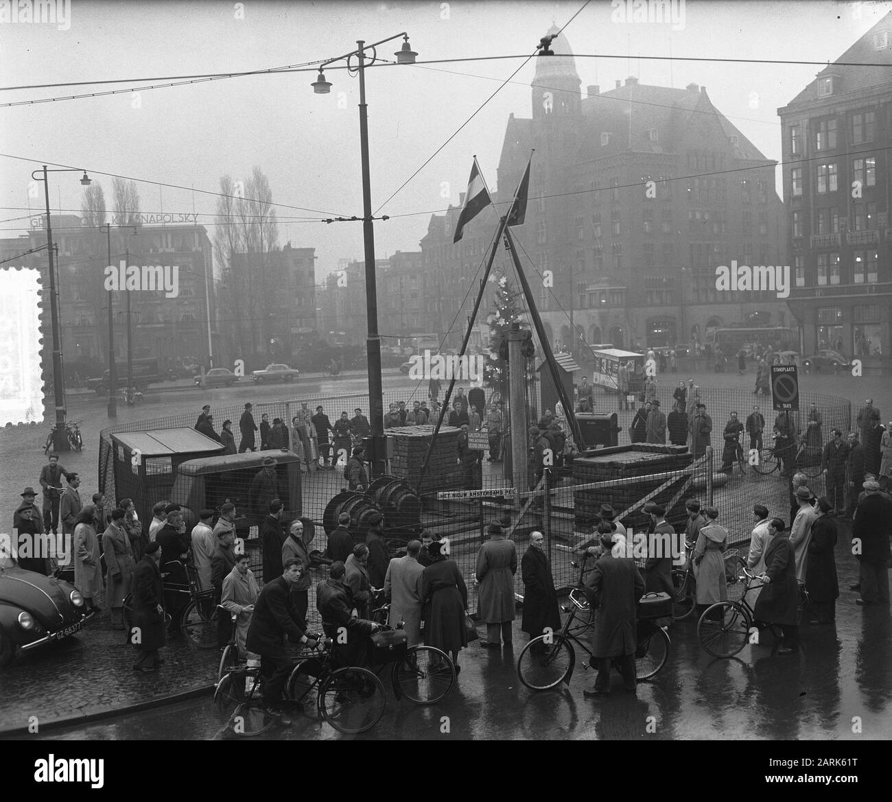 Heipaal op dam for establishing Amsterdams Peil Date: December 16, 1953 ...