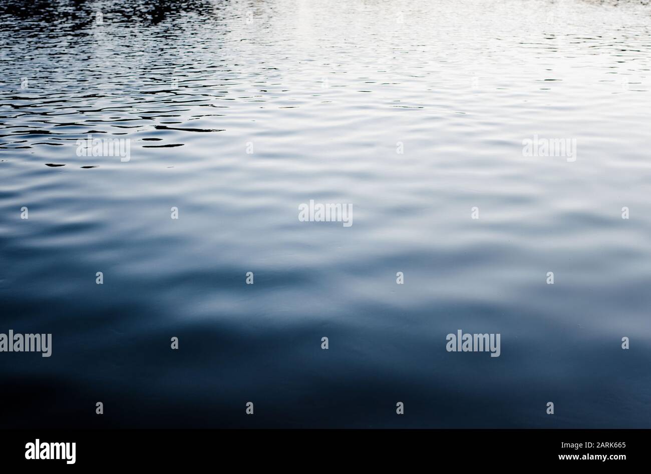 Water ripples reflection blue white circle hi-res stock photography and ...