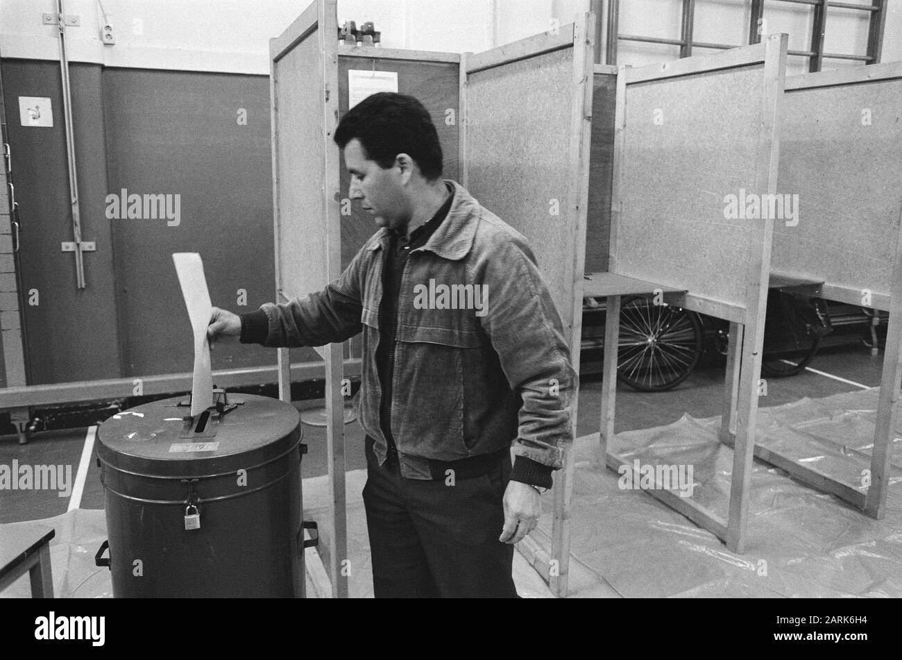 City council voting Black and White Stock Photos & Images - Alamy