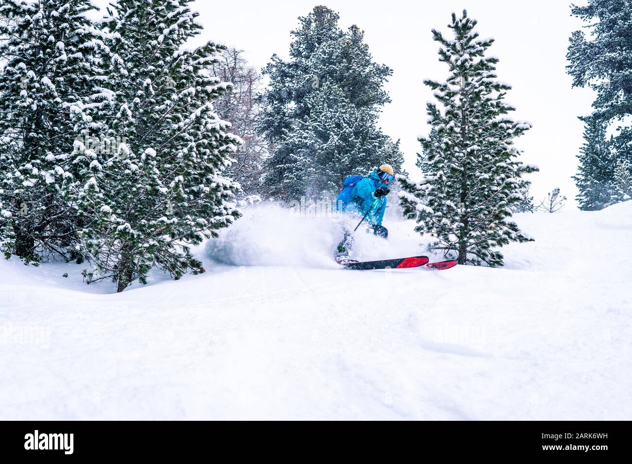 Waiste deep hi-res stock photography and images - Alamy