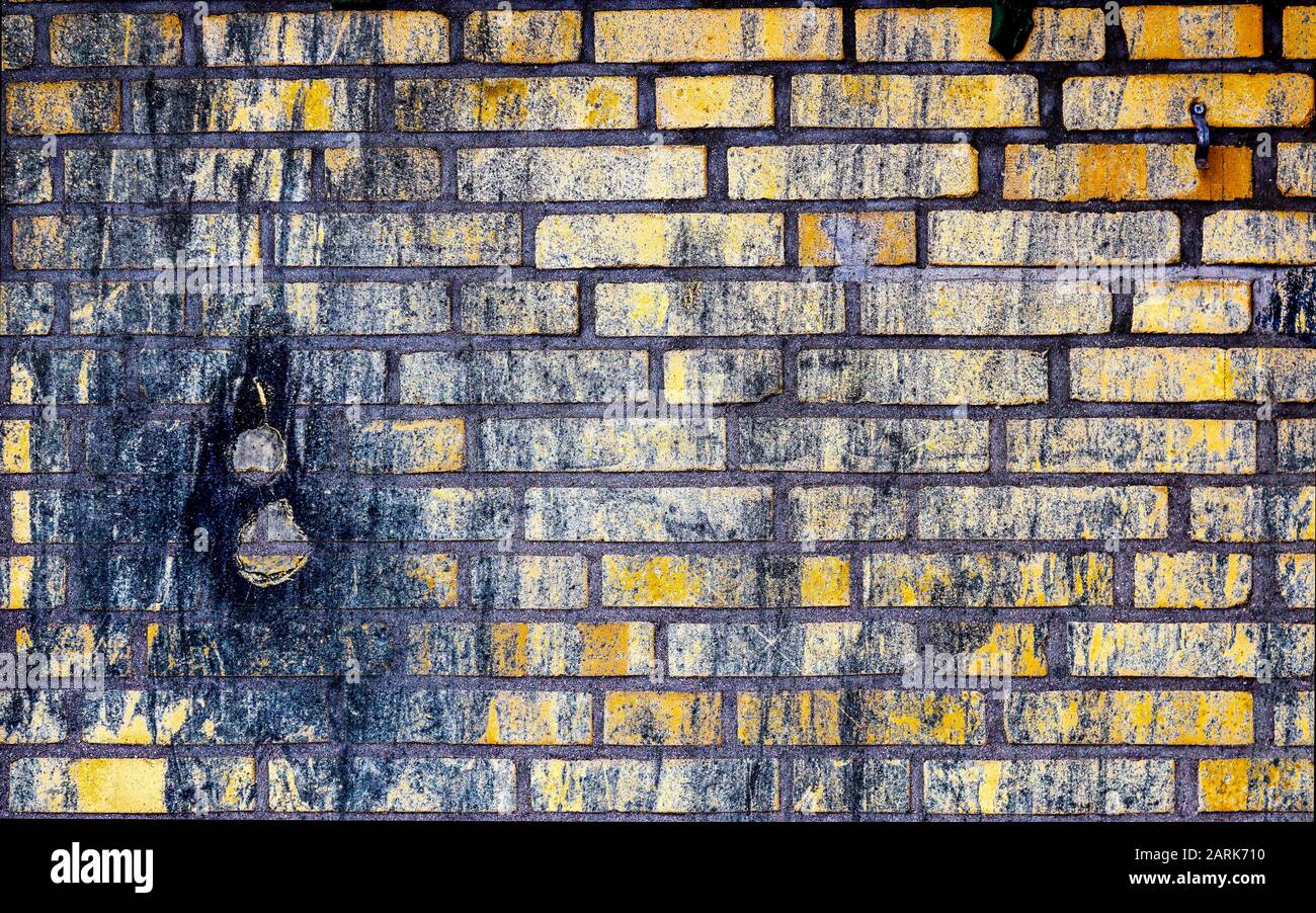 Detailed close up view on damaged bricks walls with cracks Stock Photo ...