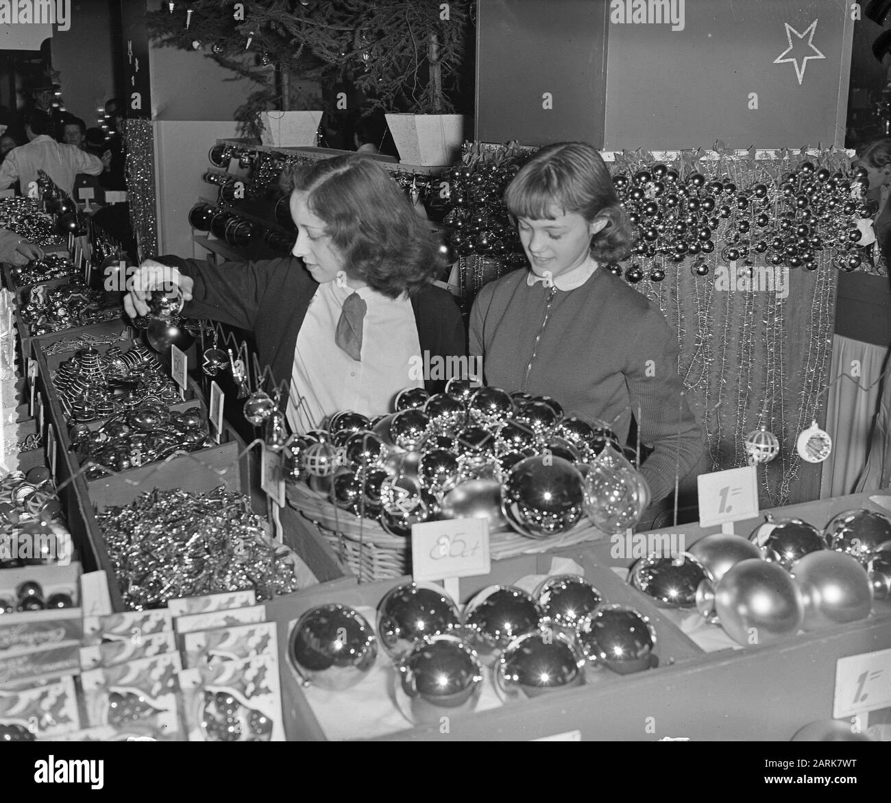 Christmas 1954 Black and White Stock Photos & Images - Alamy