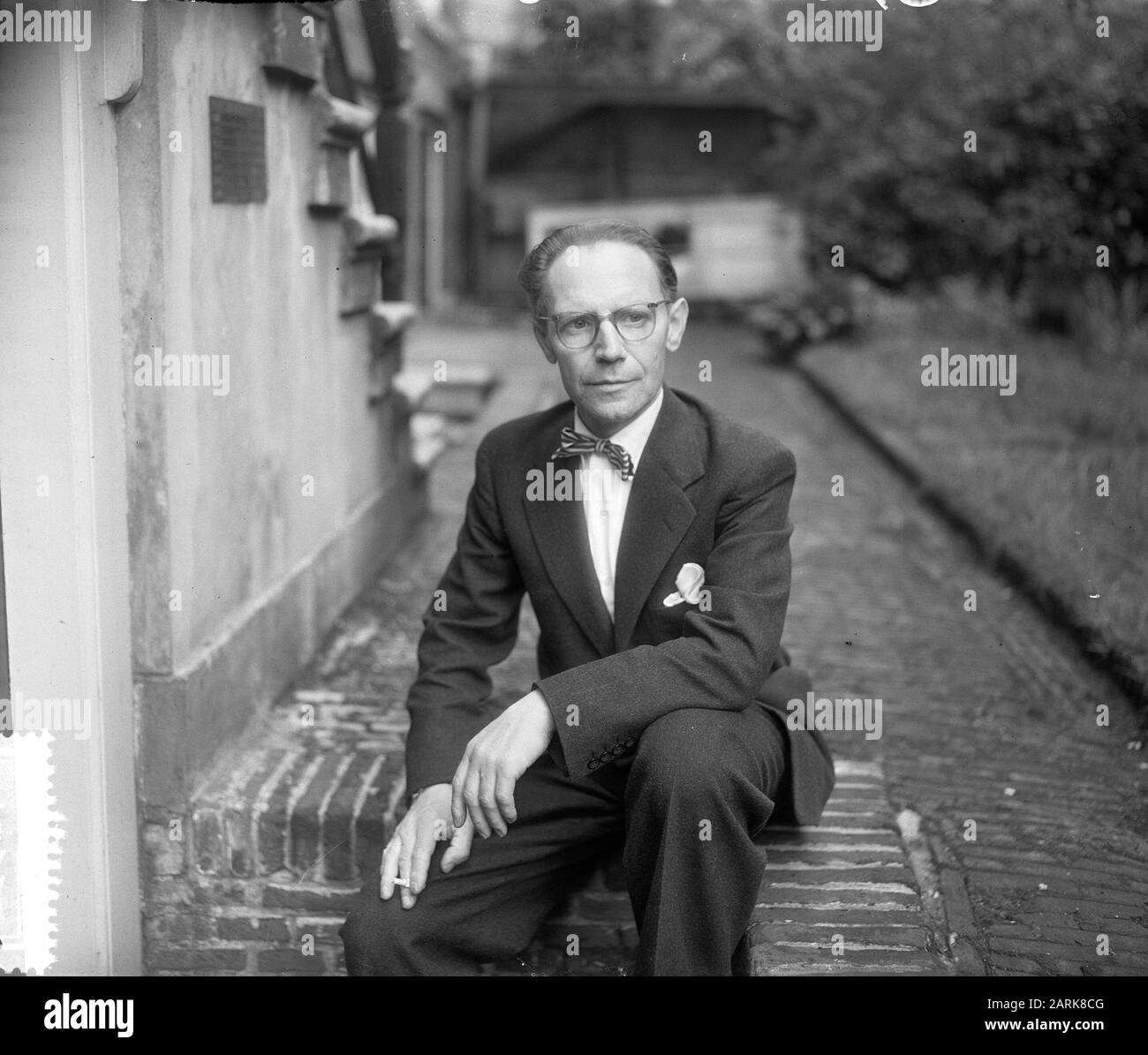Van Bilsen in 1955. Probably Dutch photographer Joop van Bilsen (ANEFO ...