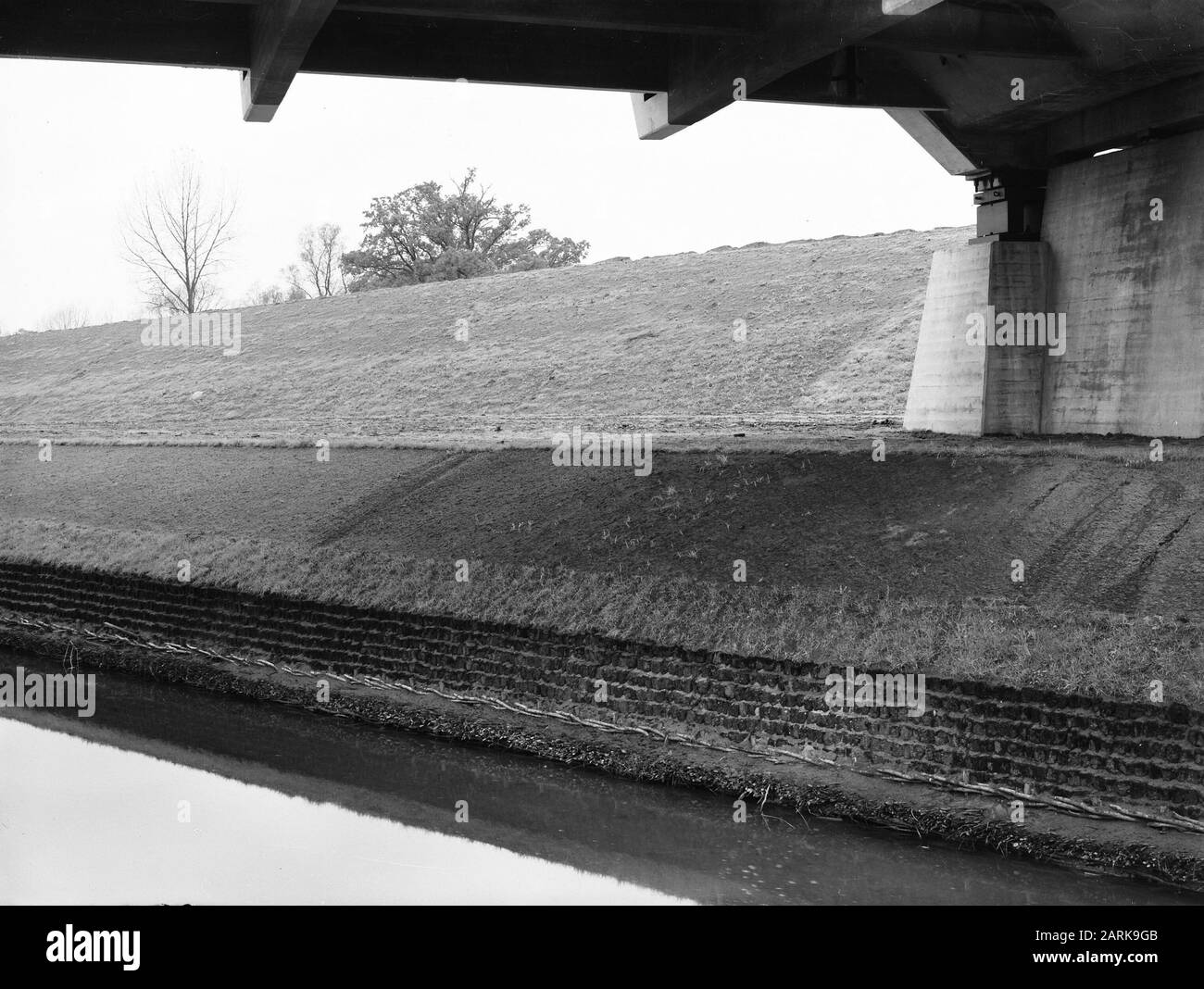 digging and improving canals, building bridges, water Date: undated ...