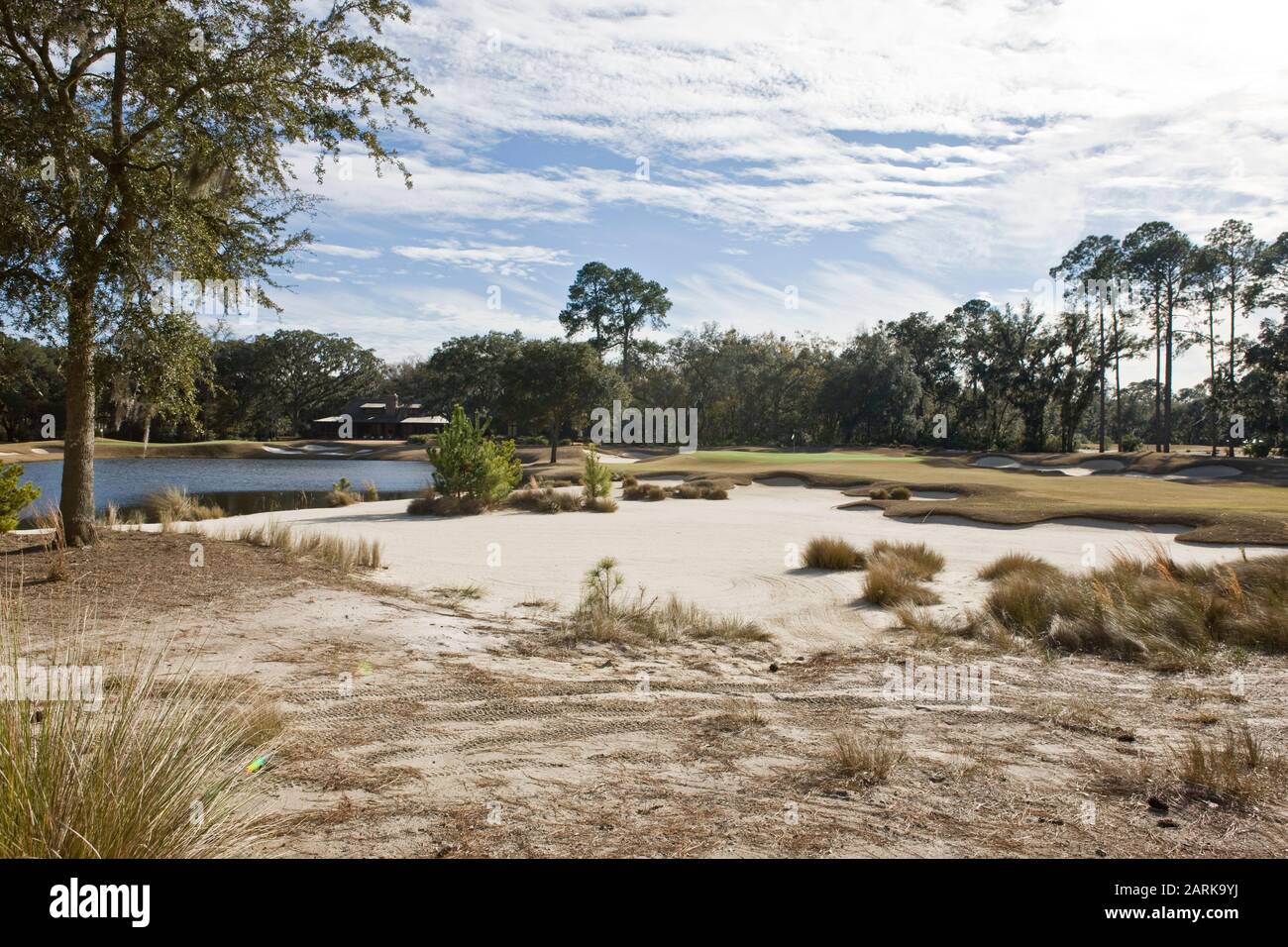 Golf course photographs hi-res stock photography and images - Alamy