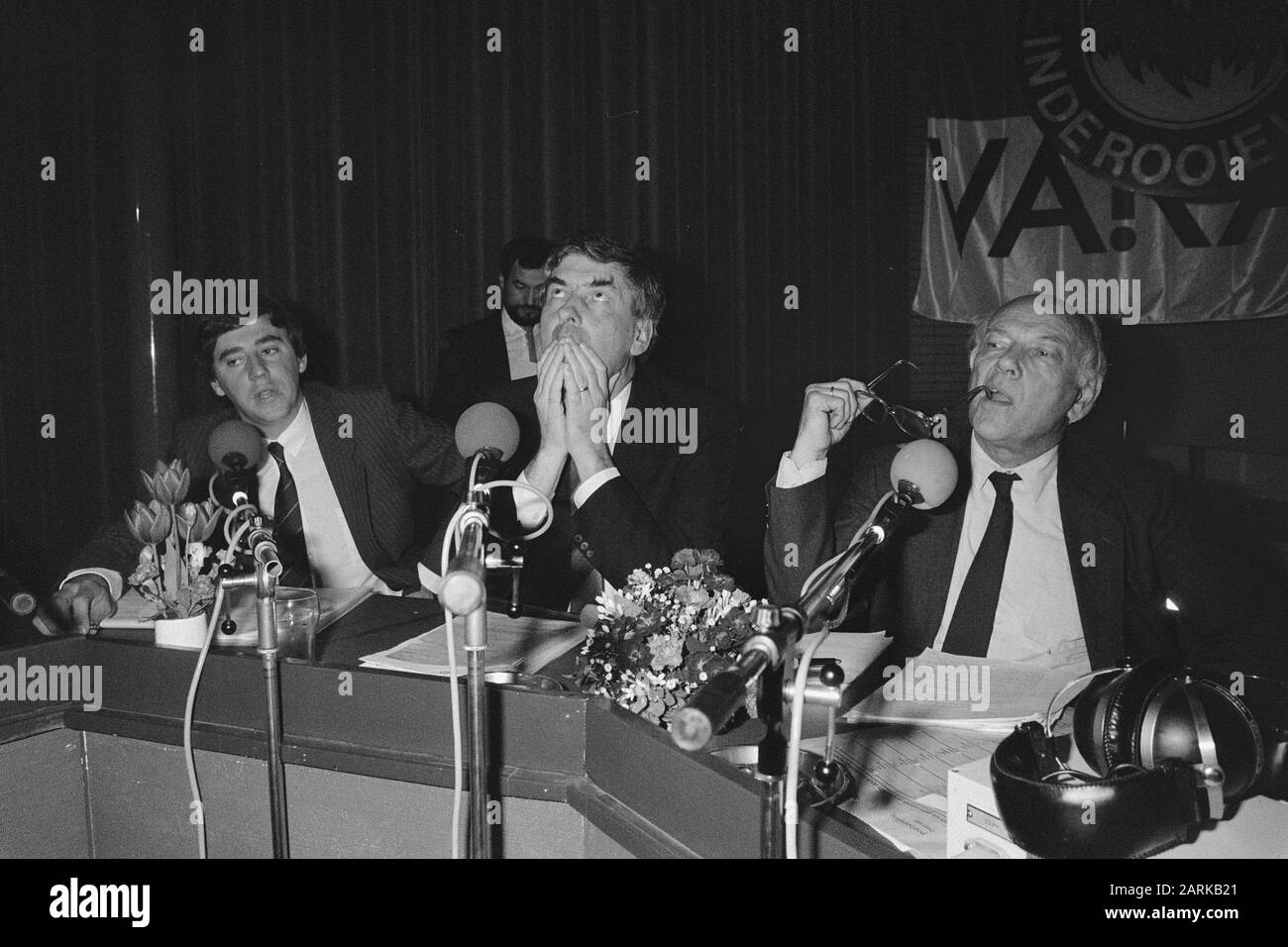 Vara radio studio hi-res stock photography and images - Alamy