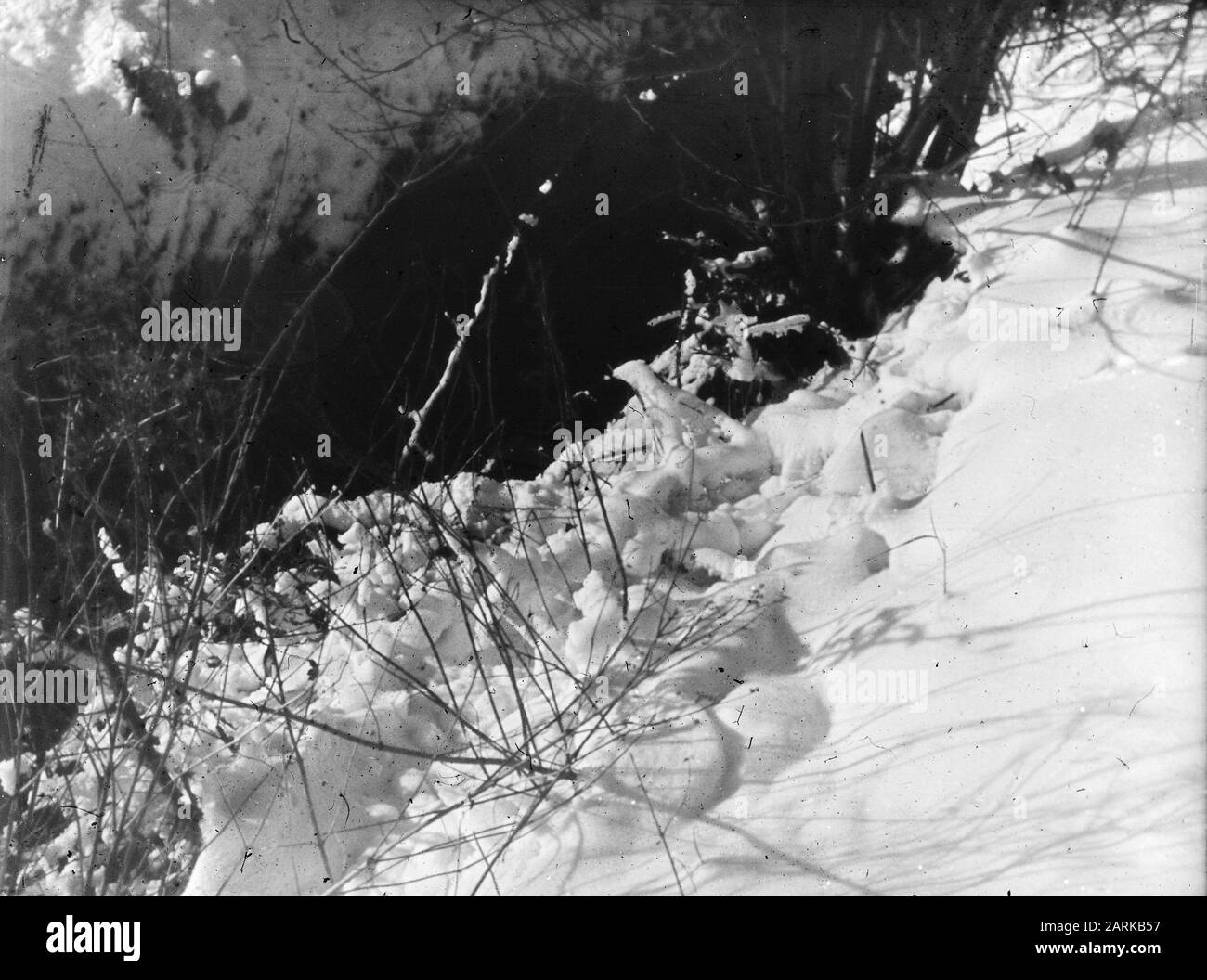 Snow falling scene Black and White Stock Photos & Images - Alamy