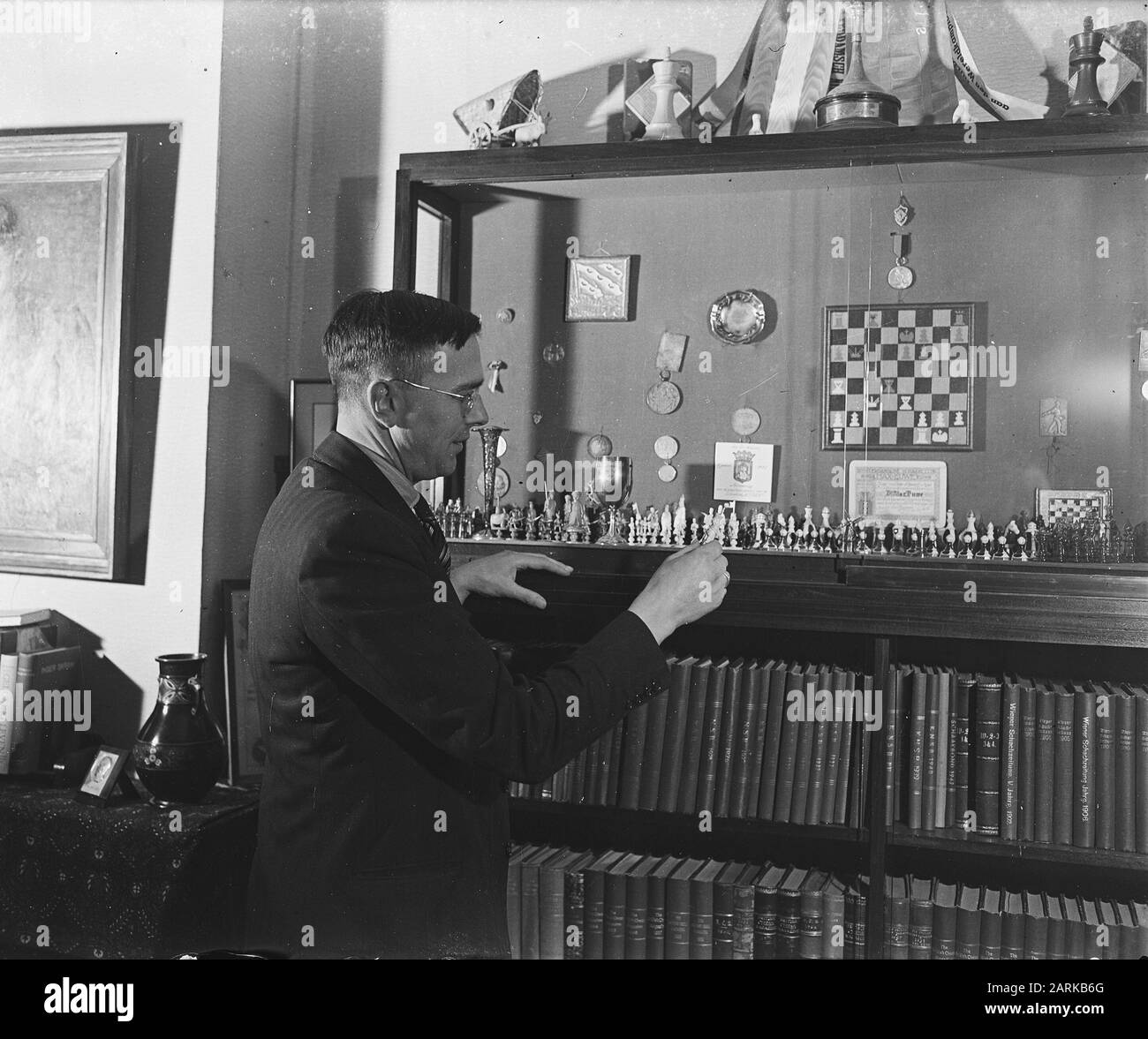 Chess Grandmaster Dr. Max Euwe Chess Grandmaster Dr Max Euwe Date ...