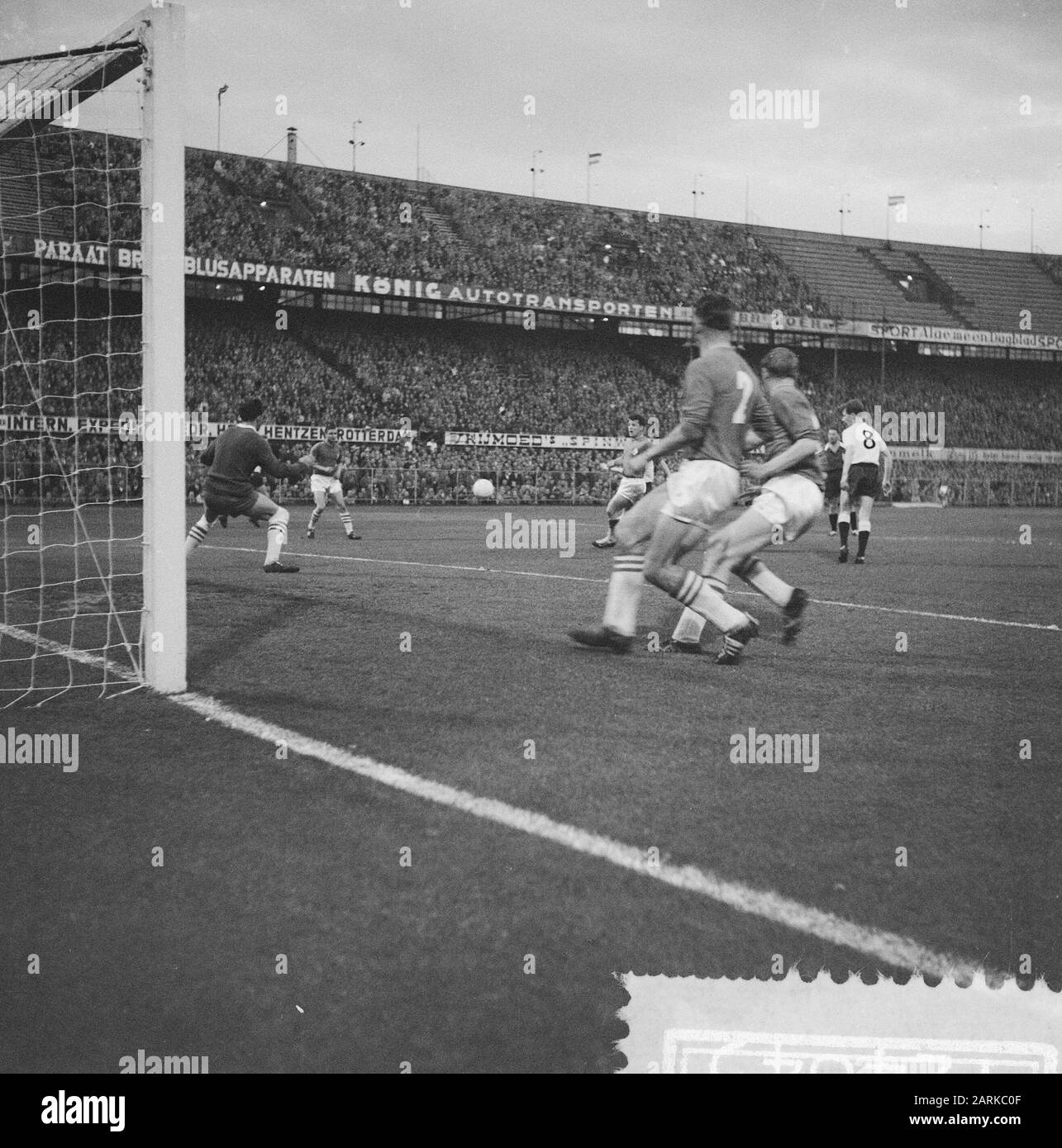 1961 tottenham hi-res stock photography and images - Alamy
