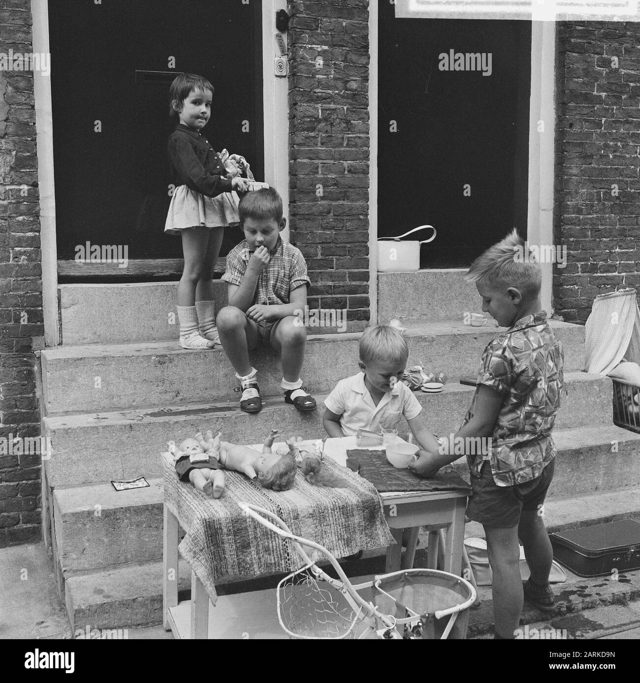 Father children traditional Black and White Stock Photos & Images - Alamy