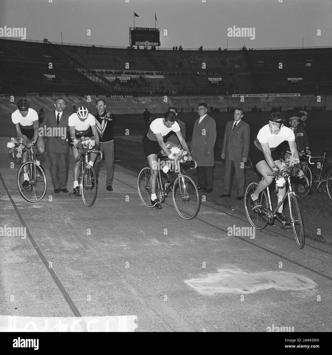Cycling Netherlands-Russia amateurs. The Russian team in presenting at ...