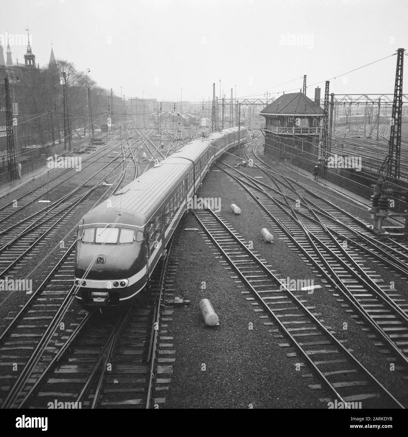 New line 6 Black and White Stock Photos & Images - Alamy