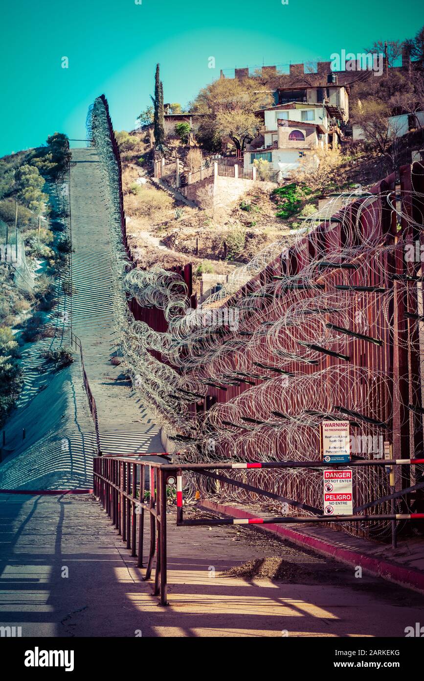 Mexican houses hi-res stock photography and images - Alamy
