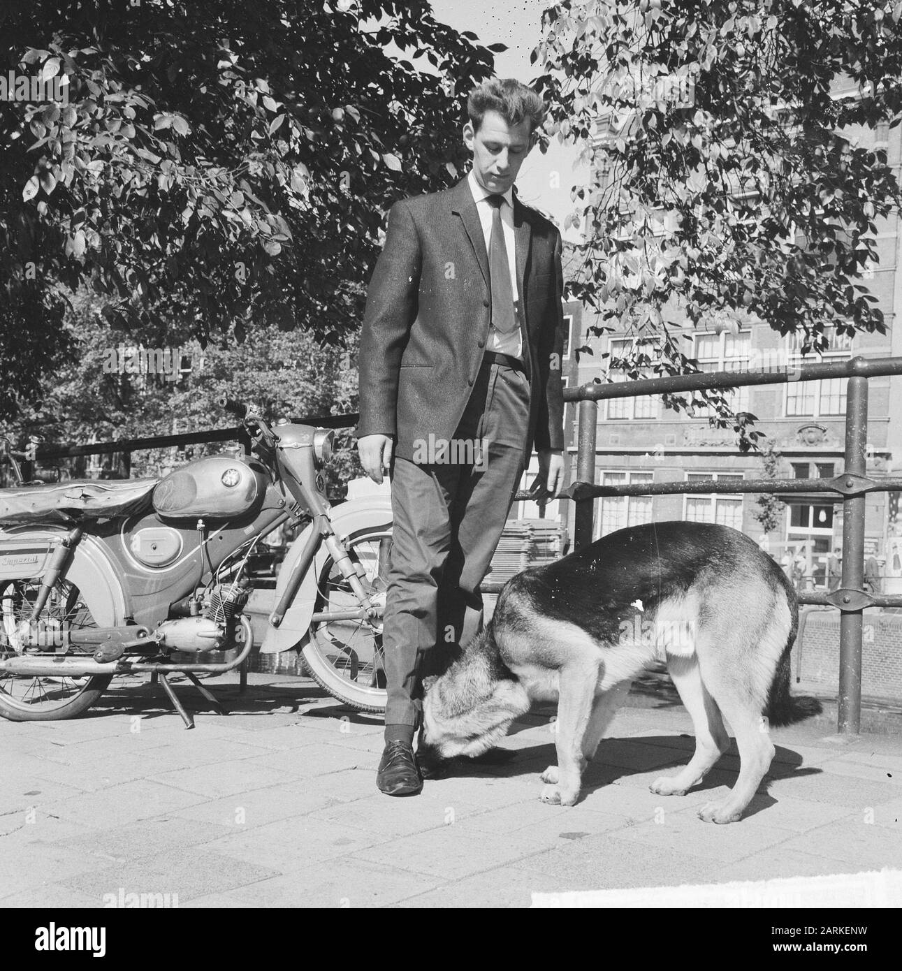 Attacking man hi-res stock photography and images - Alamy