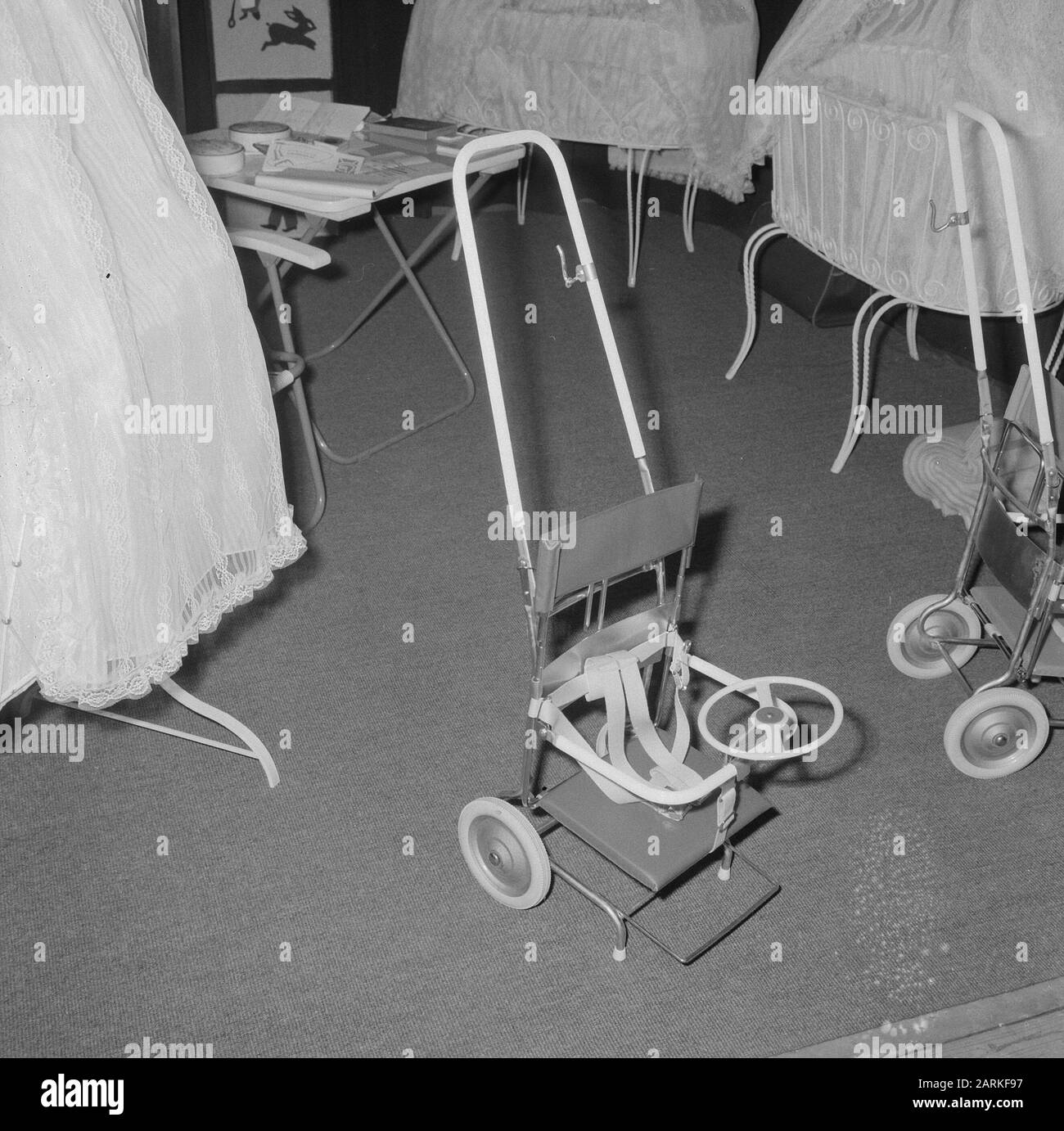 Combination swing stroller hi-res stock photography and images - Alamy