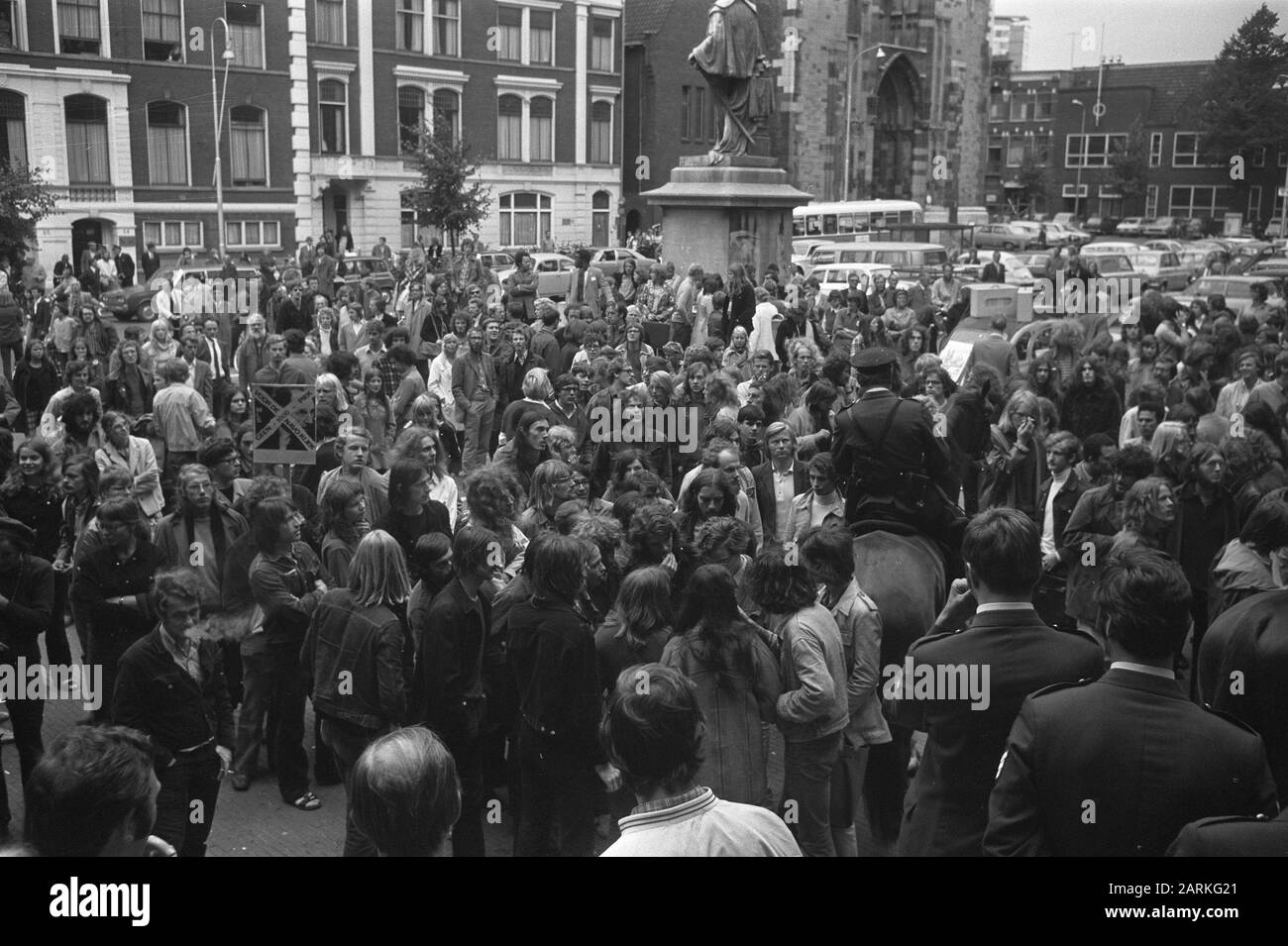 1970s student protests hi-res stock photography and images - Alamy