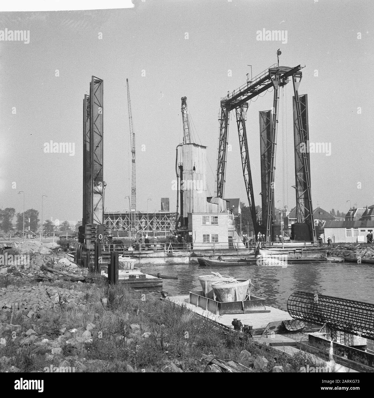 IJ-tunnel under construction, construction IJ tunnel Date: October 5 ...