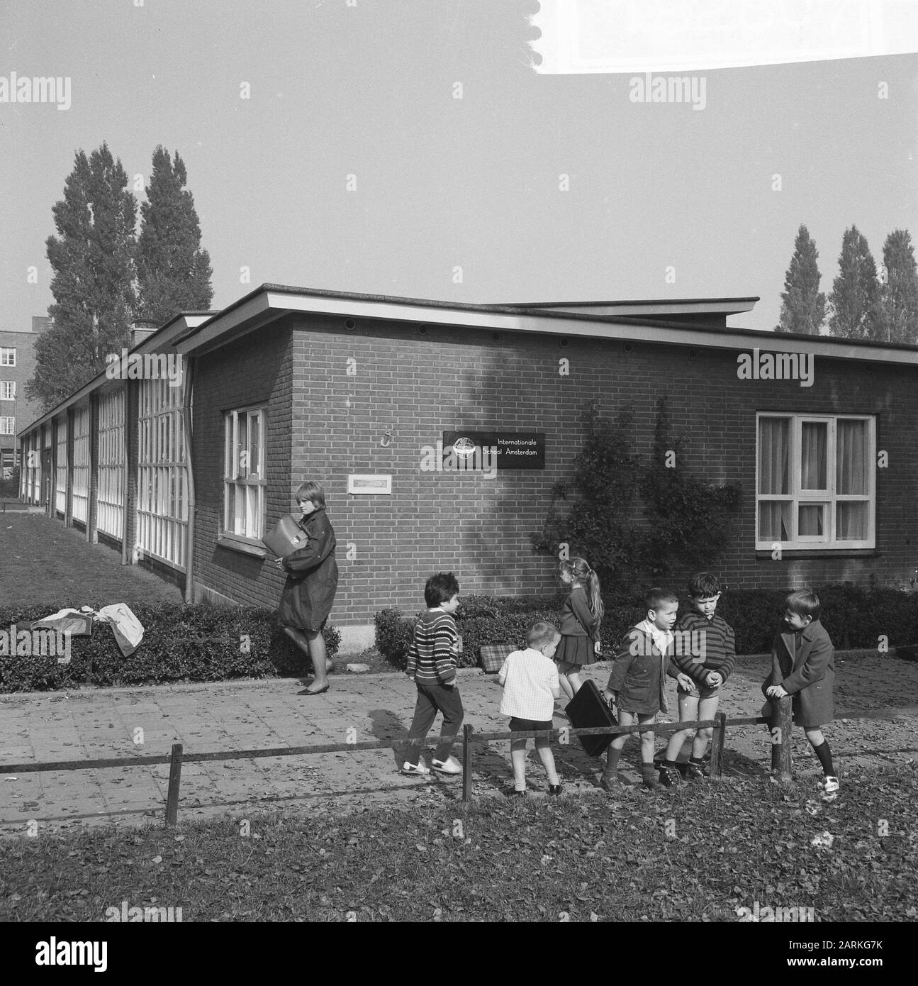 Multicultural school students Black and White Stock Photos & Images - Alamy